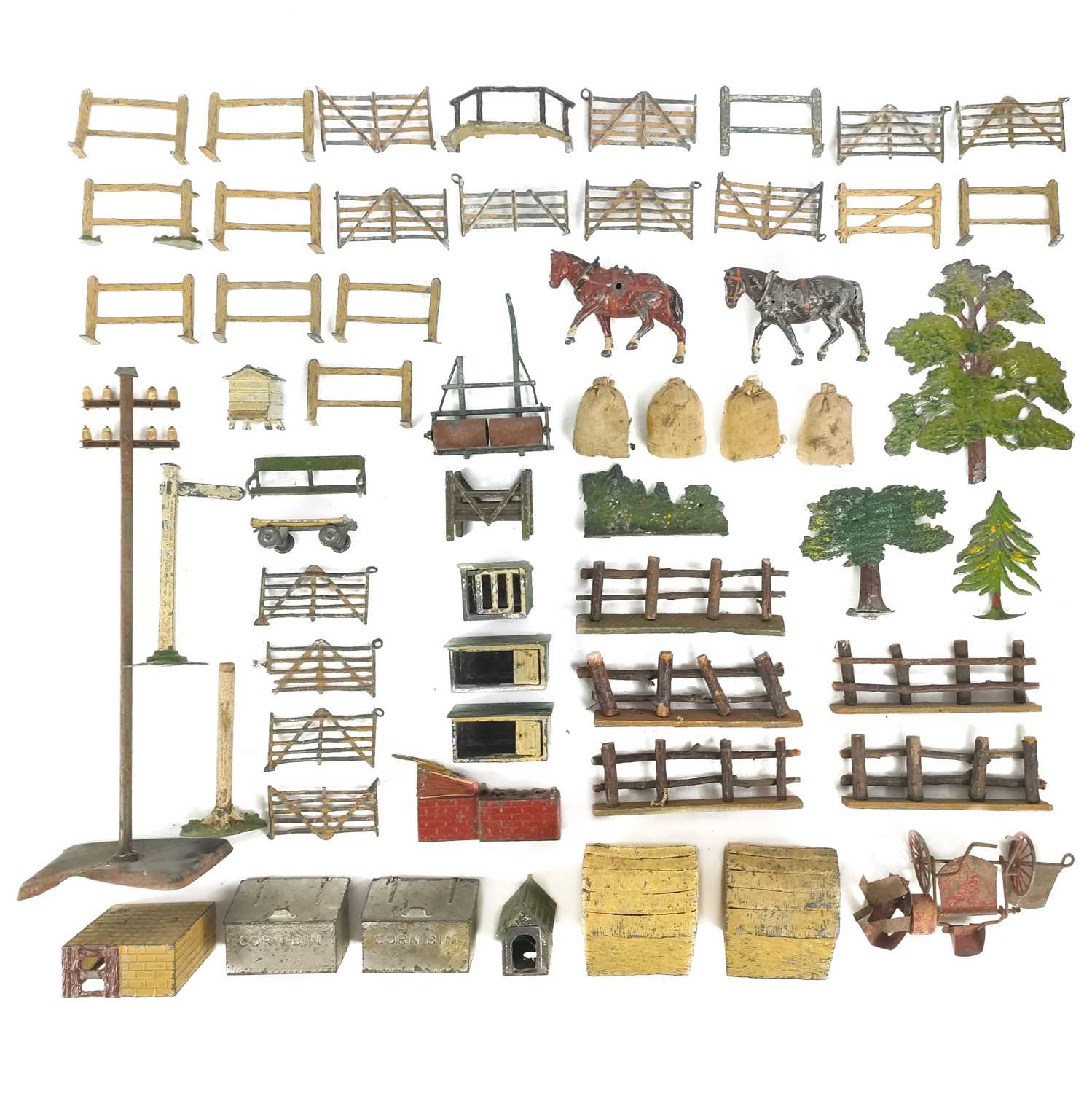 Lot 700 - Lead farm animals etc