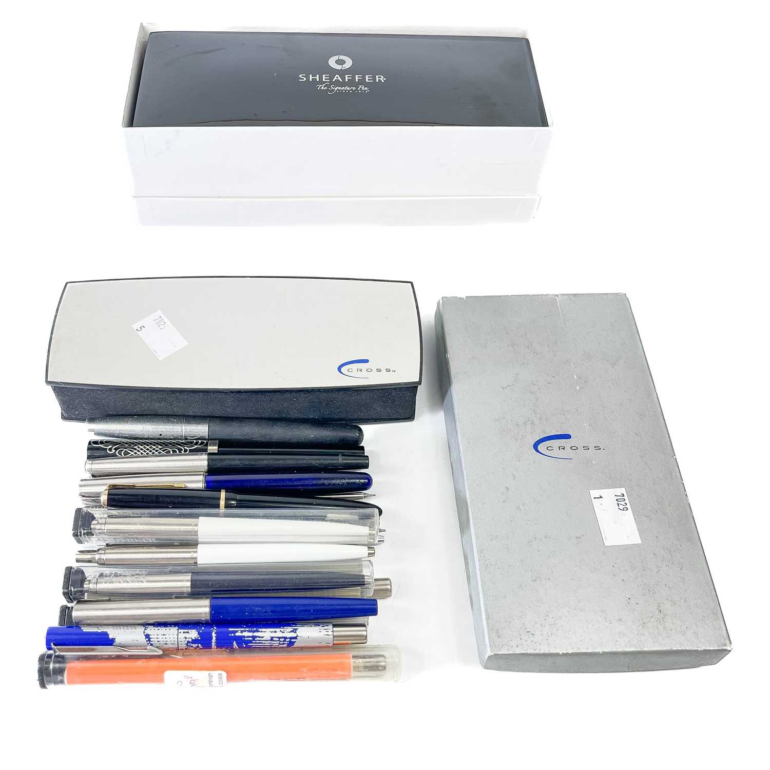 Lot 548 - A cased pen and revolving pencil set by