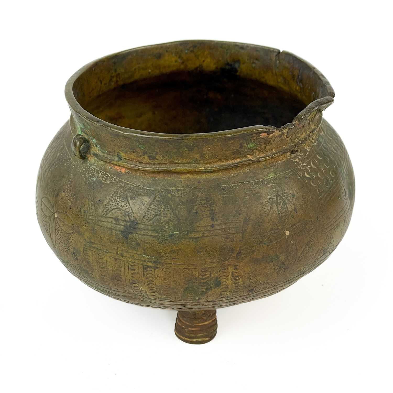 Lot 145 - An Ashanti bronze kuduo 'gold dust pot',