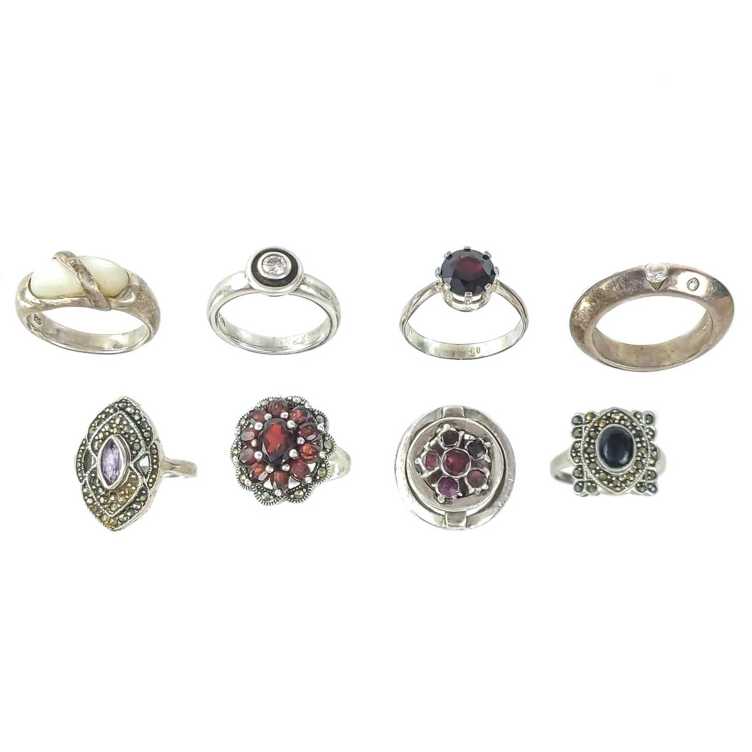 Lot 488 - A pretty collection of silver rings set with