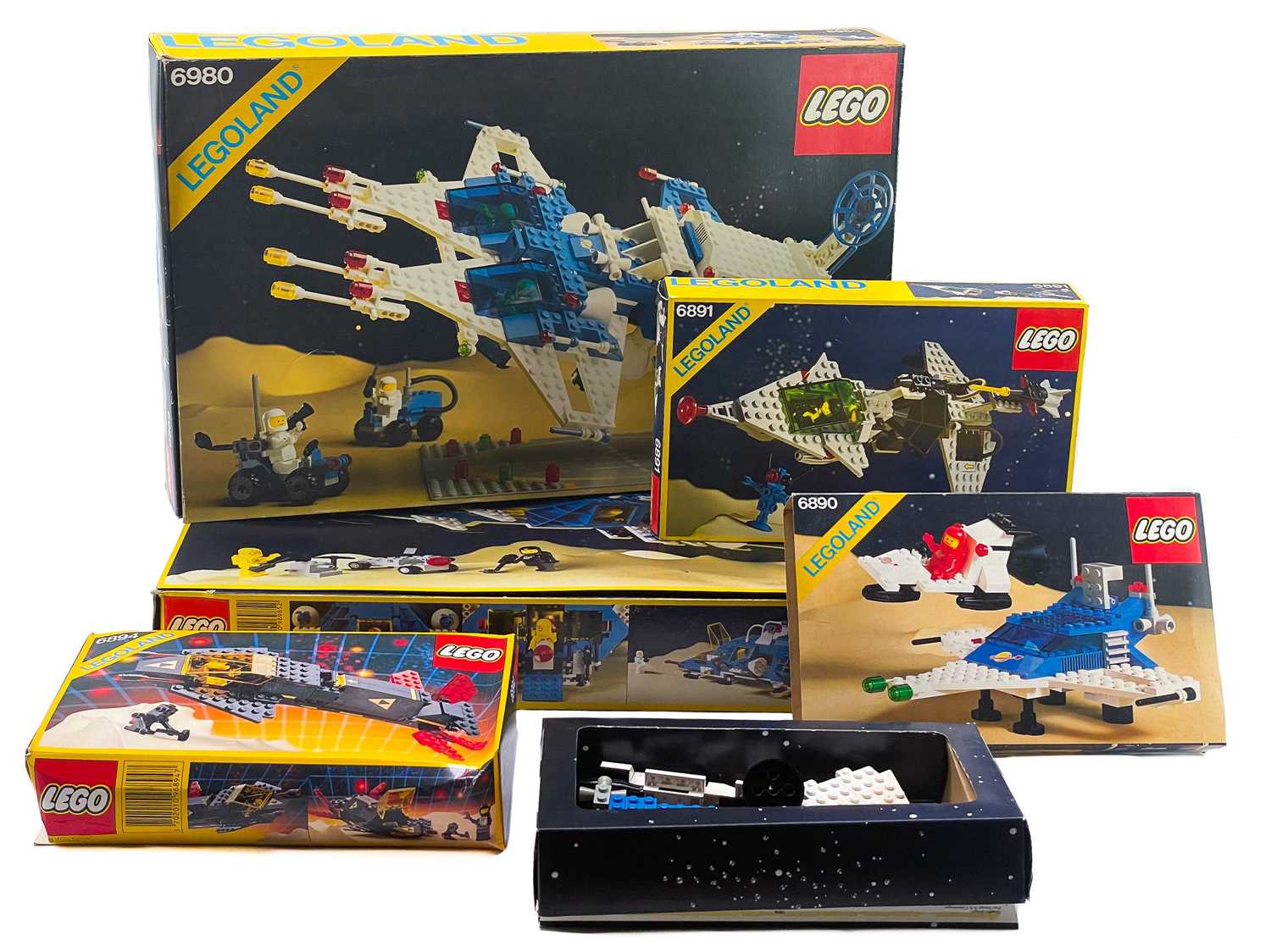 Lot 807 - Lego - Space System - Legoland x6 larger