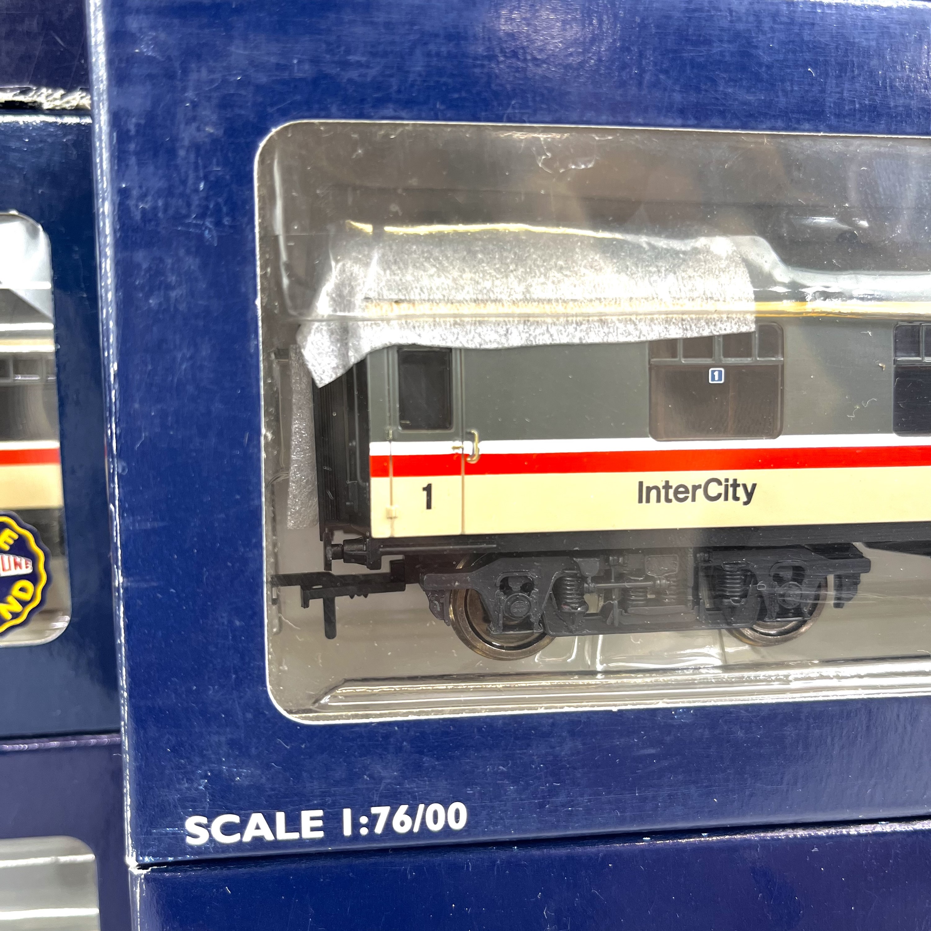 Lot 623 - Bachmann "00" Intercity Mark 1 blue, white,