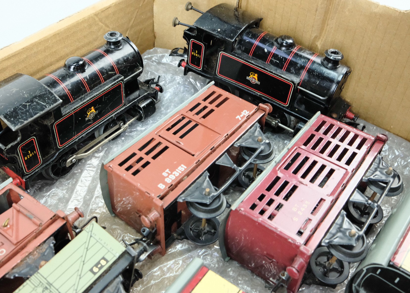 Lot 6 - Collection of Hornby "O" gauge railway items