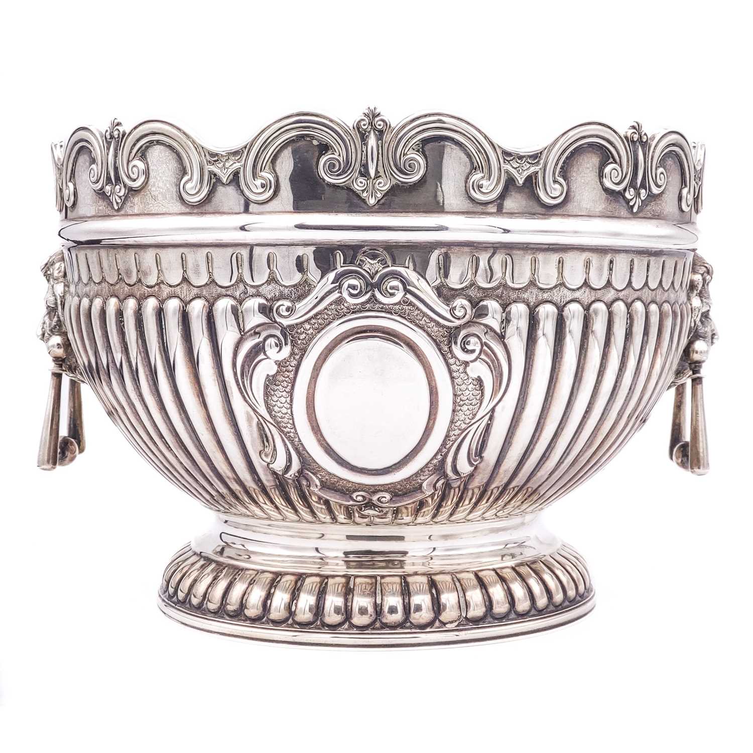Lot 186 - A good Victorian silver Monteith style bowl