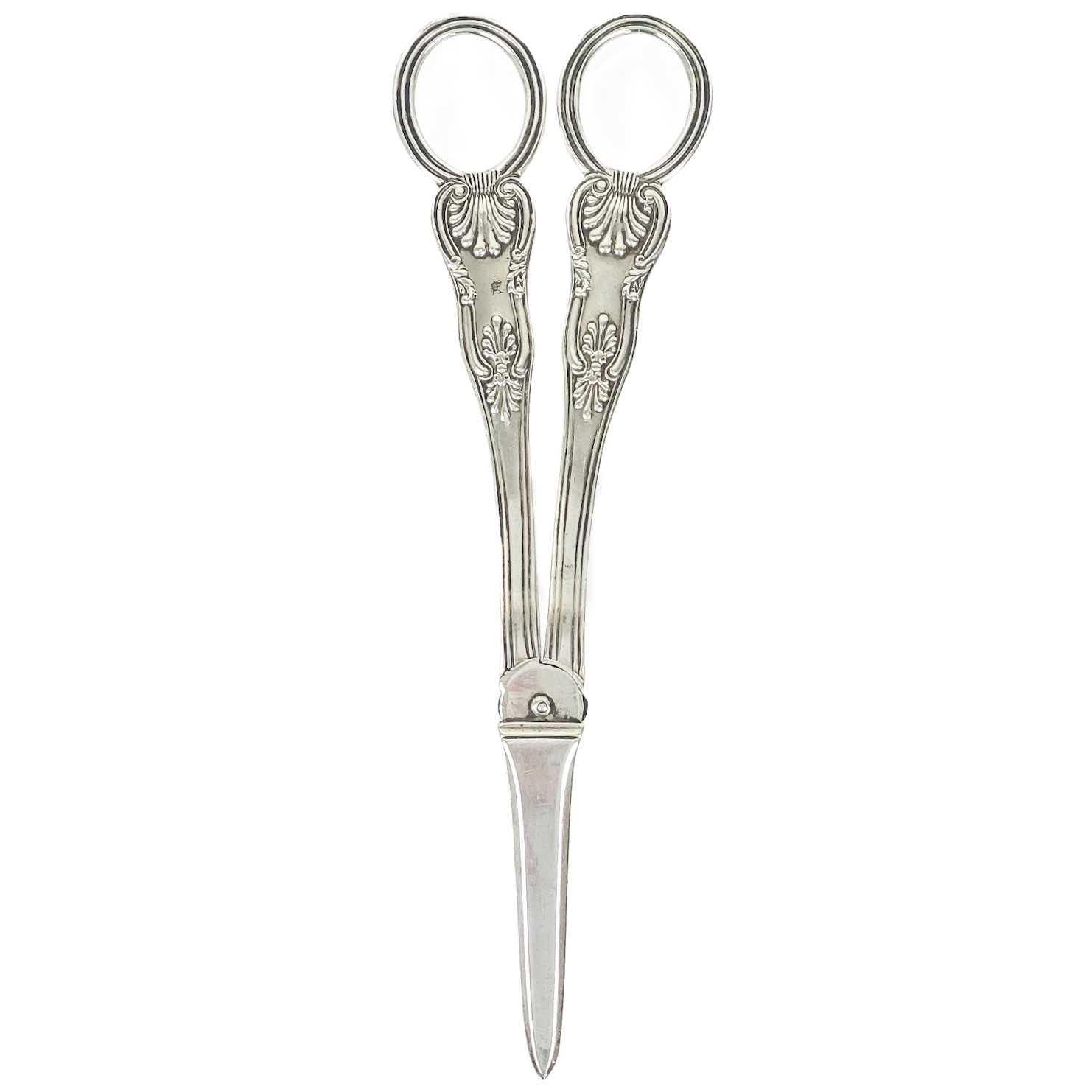 Lot 171 - A pair of early Victorian silver grape