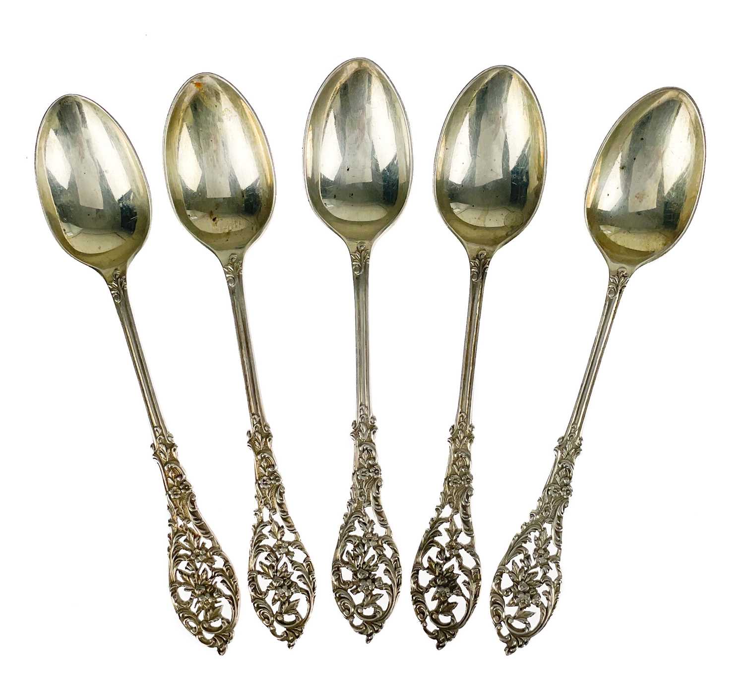 Lot 210 - A set of Victorian silver teaspoons by
