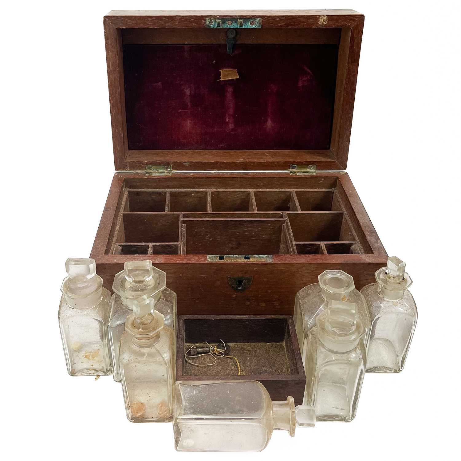 Lot 4 - A late 19th century mahogany apothecary box.
