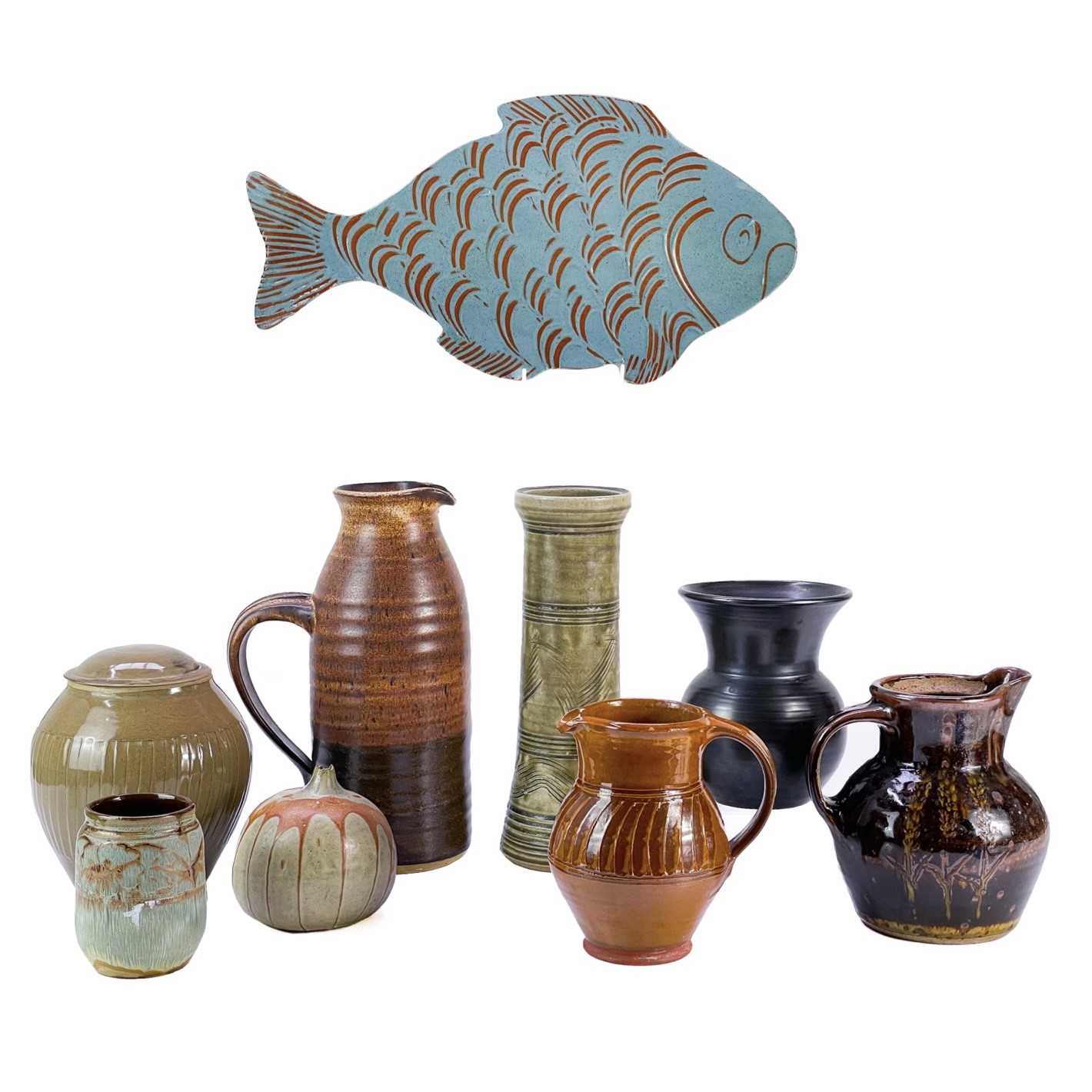 Lot 518 - A collection of studio pottery.