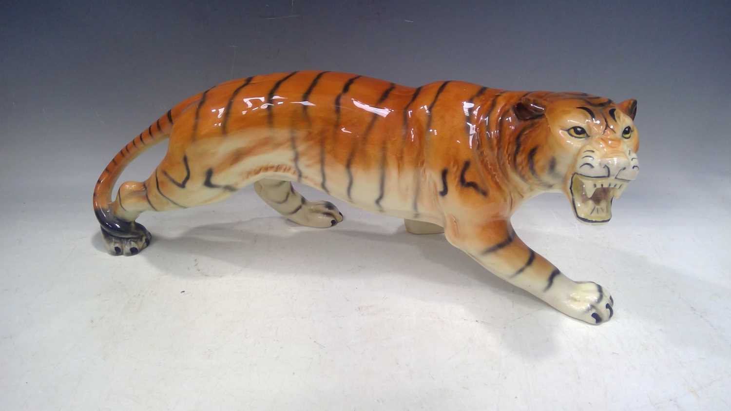 Lot 44 - A Vintage, Melba Ware Tiger. The Tiger