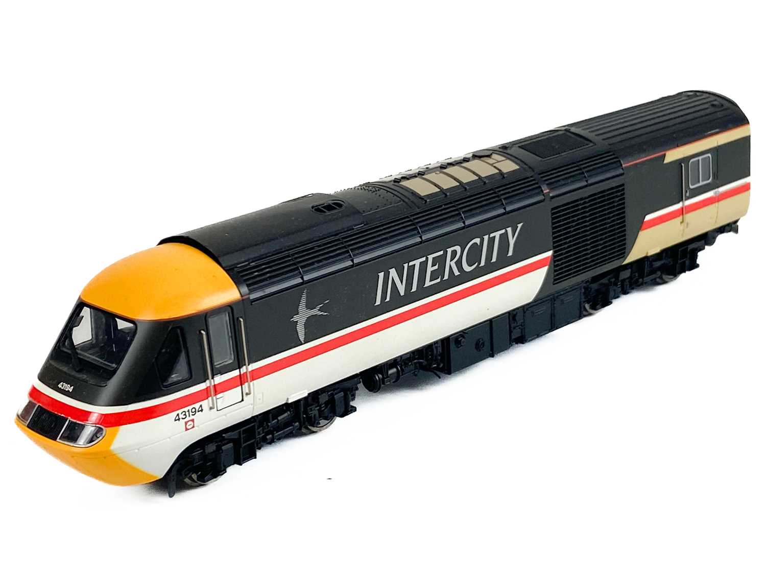 Lot 520 - "OO" Hornby Intercity 125" "Swallow" livery