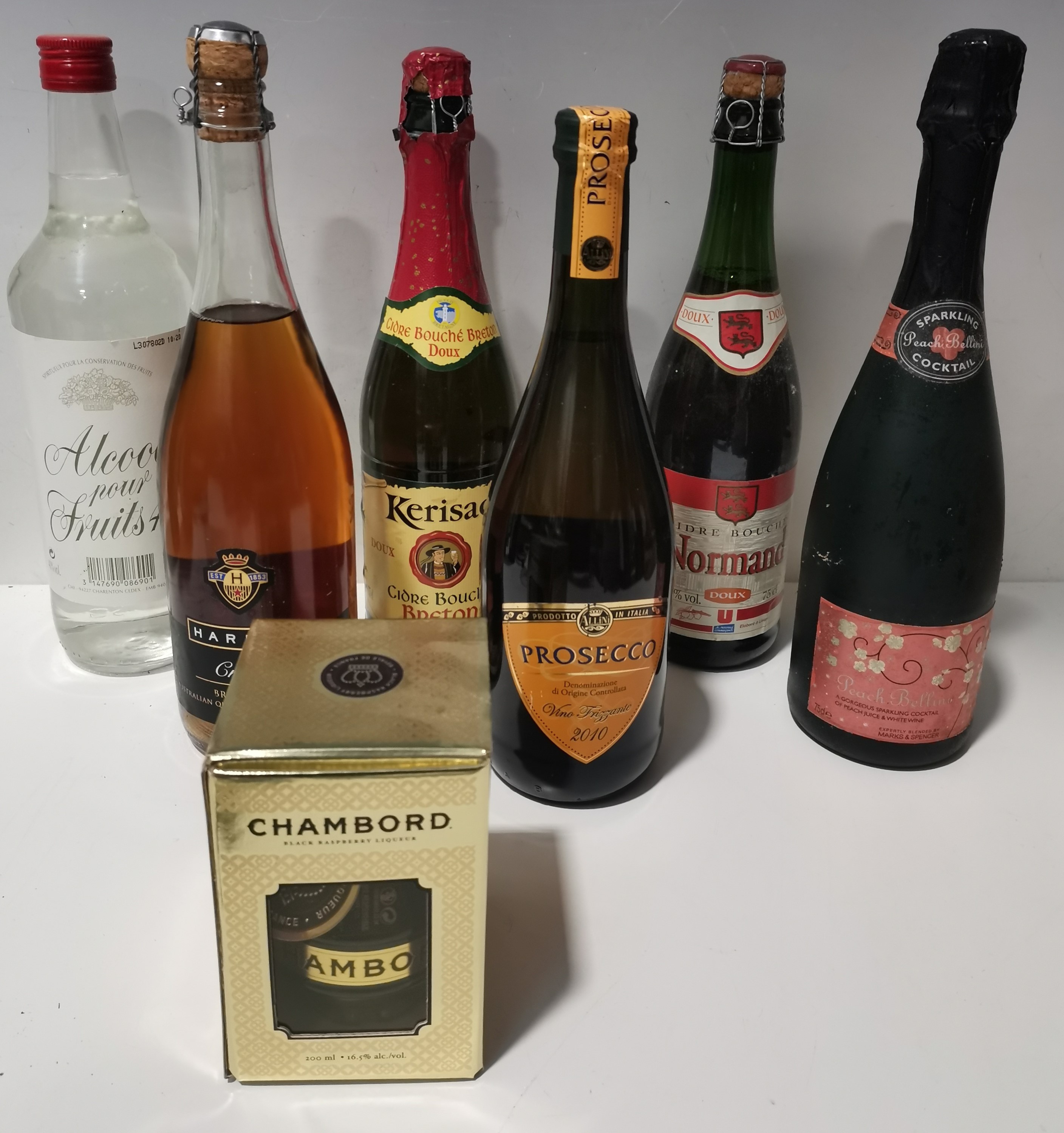 Lot 9 - Alcohol, seven bottles; Kerisac Cidre Bouché