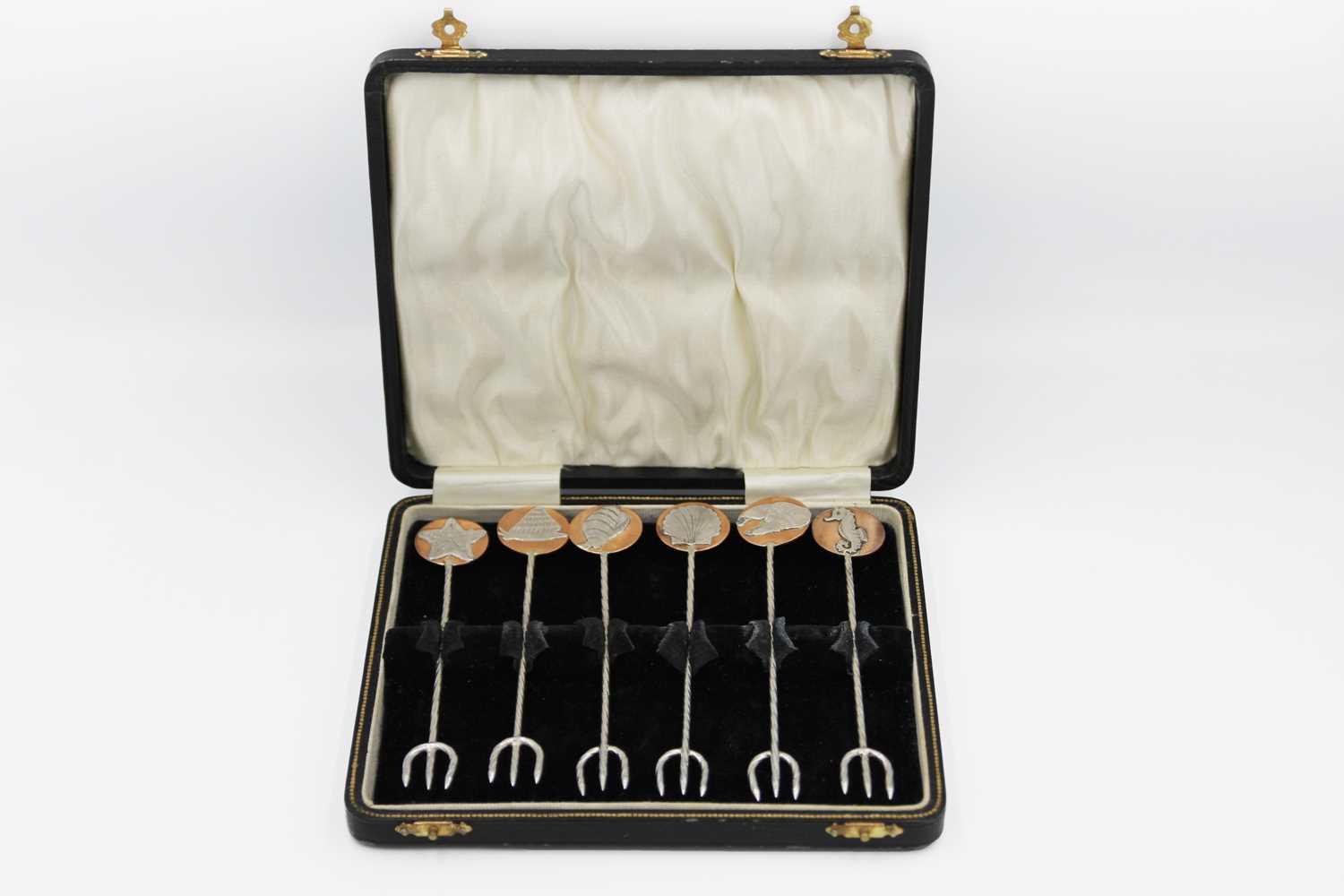 Lot 121 - A set of contemporary 925 silver and copper