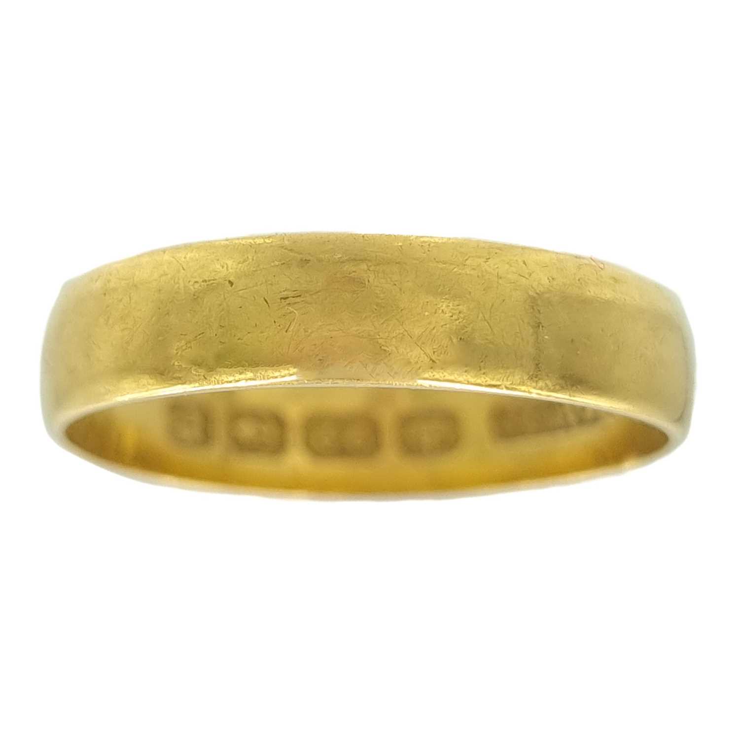 Lot 50 - A 22ct band ring.