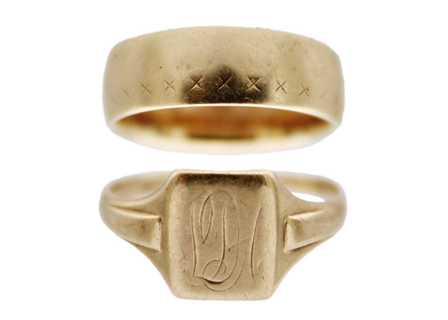 Lot 152 - Two 9ct gold rings.