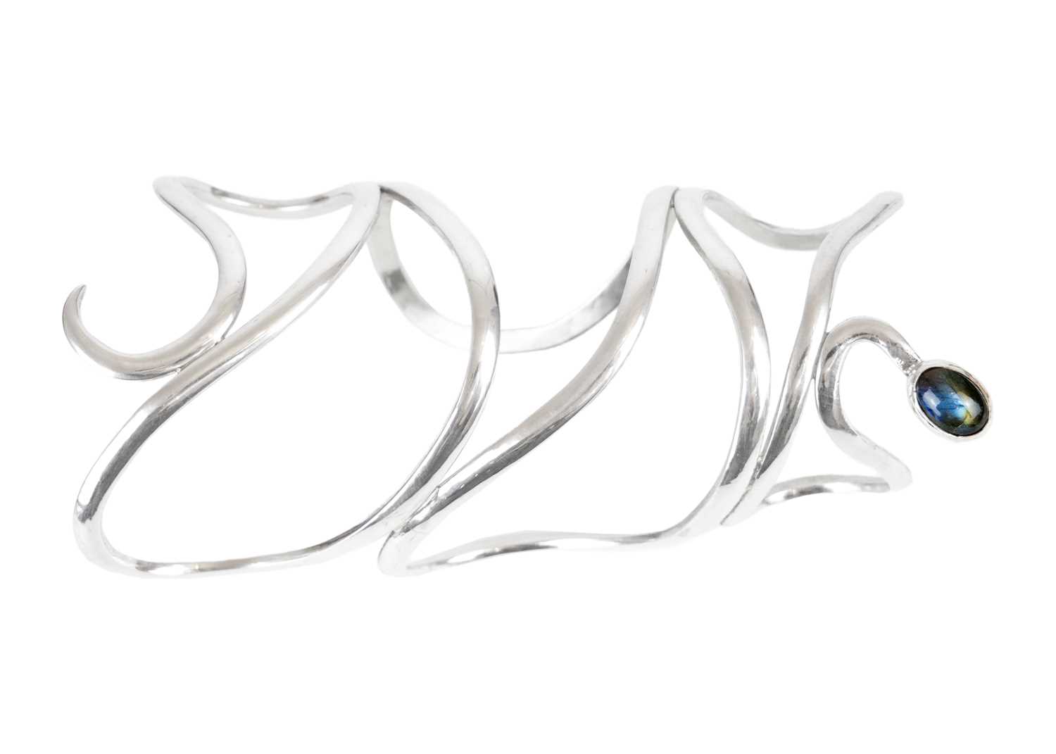 Lot 306 - A .999 silver and labradorite stone "Snake"
