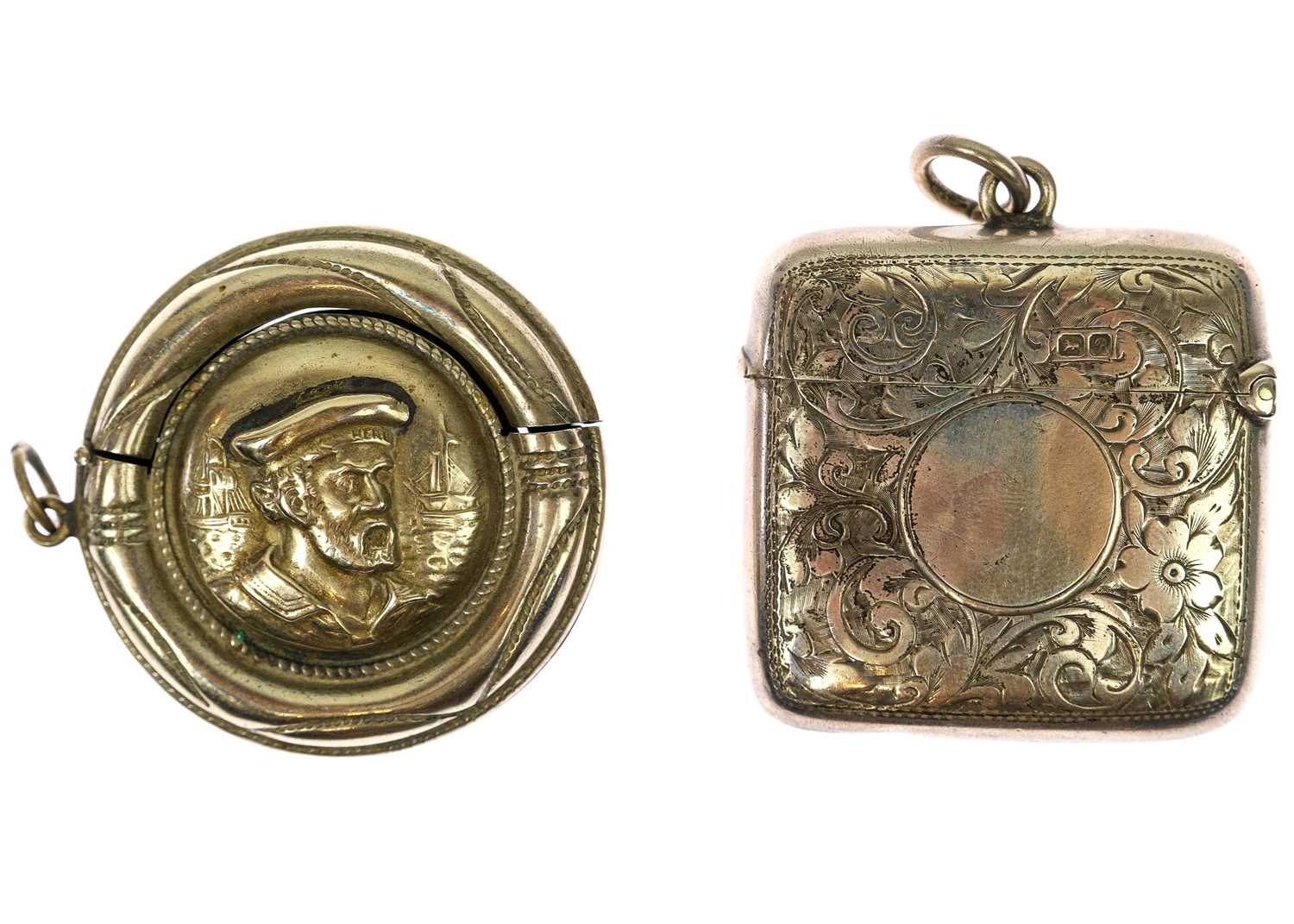 Lot 58 - An Edwardian silver fob vesta case and a
