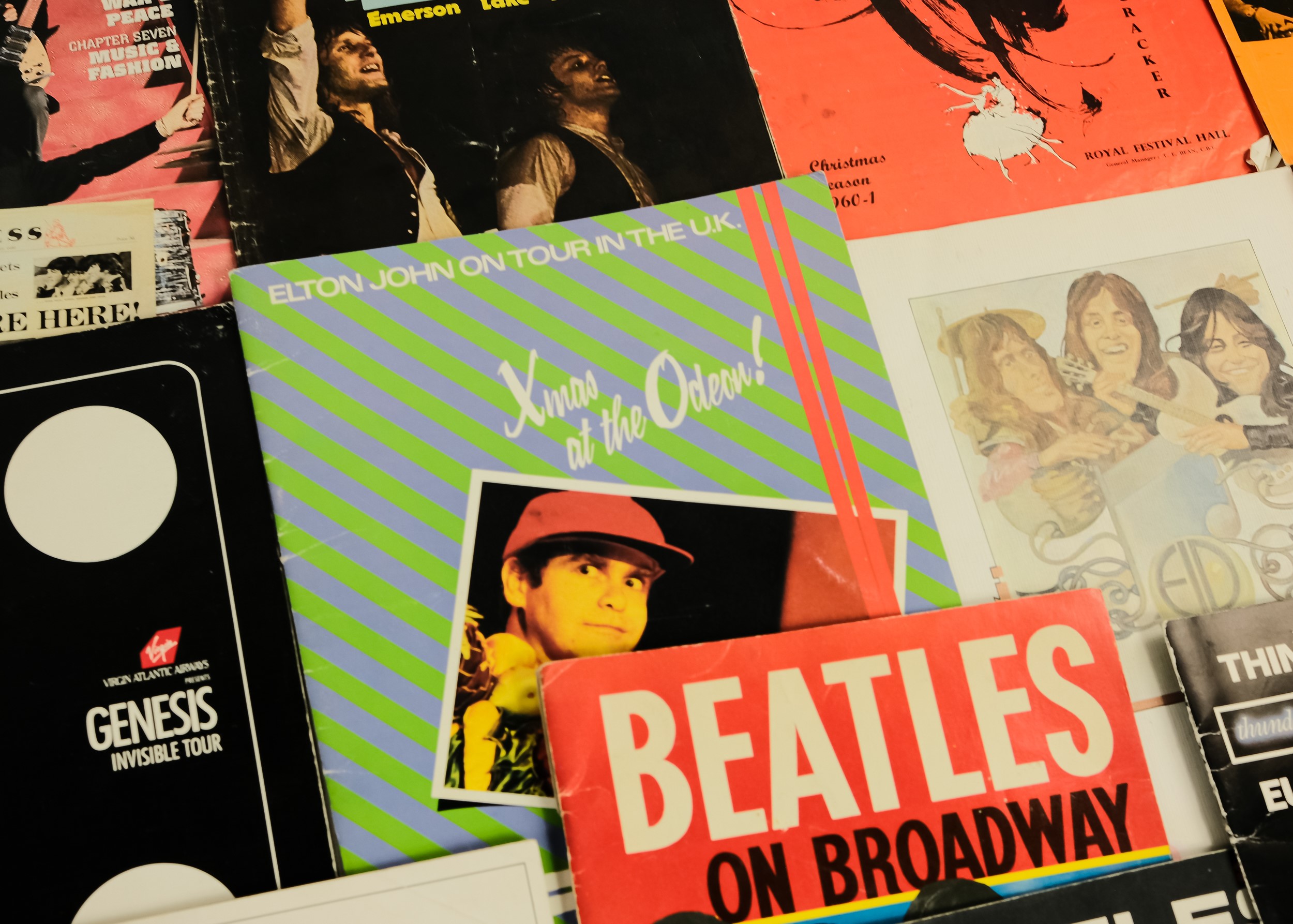 Lot 116 - Tour programmes and magazines.