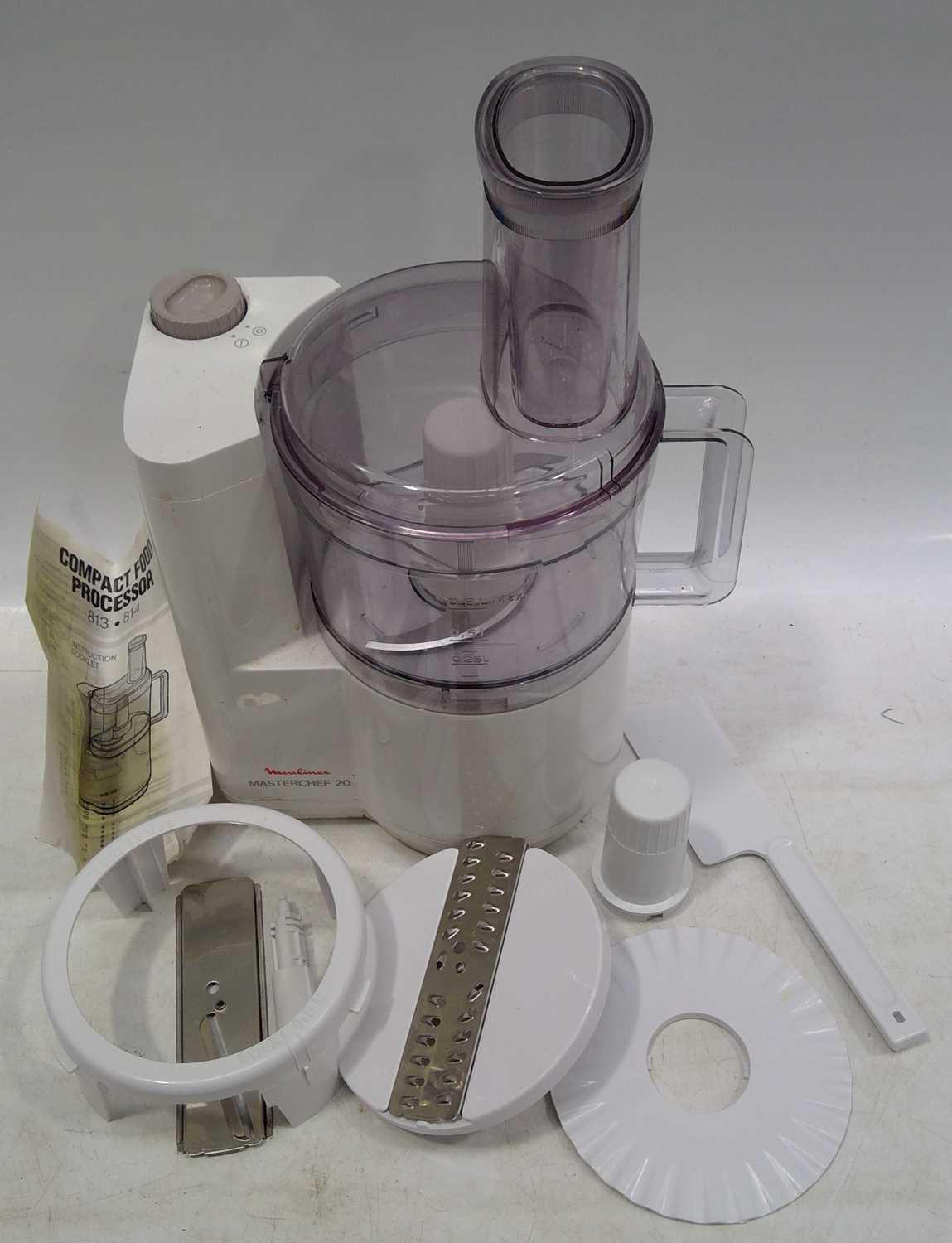 Lot 106 - A Moulinex Masterchef 20 food Processor with