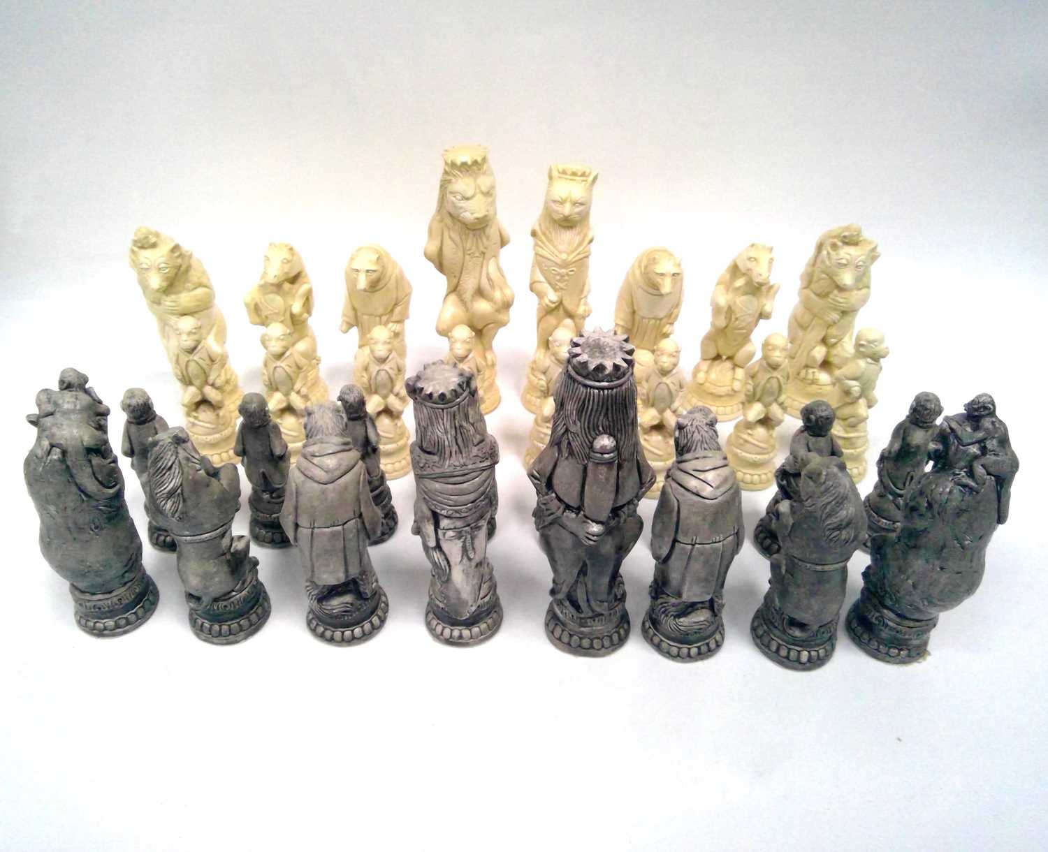 Lot 1 - A large Reynard the Fox plain theme chess set