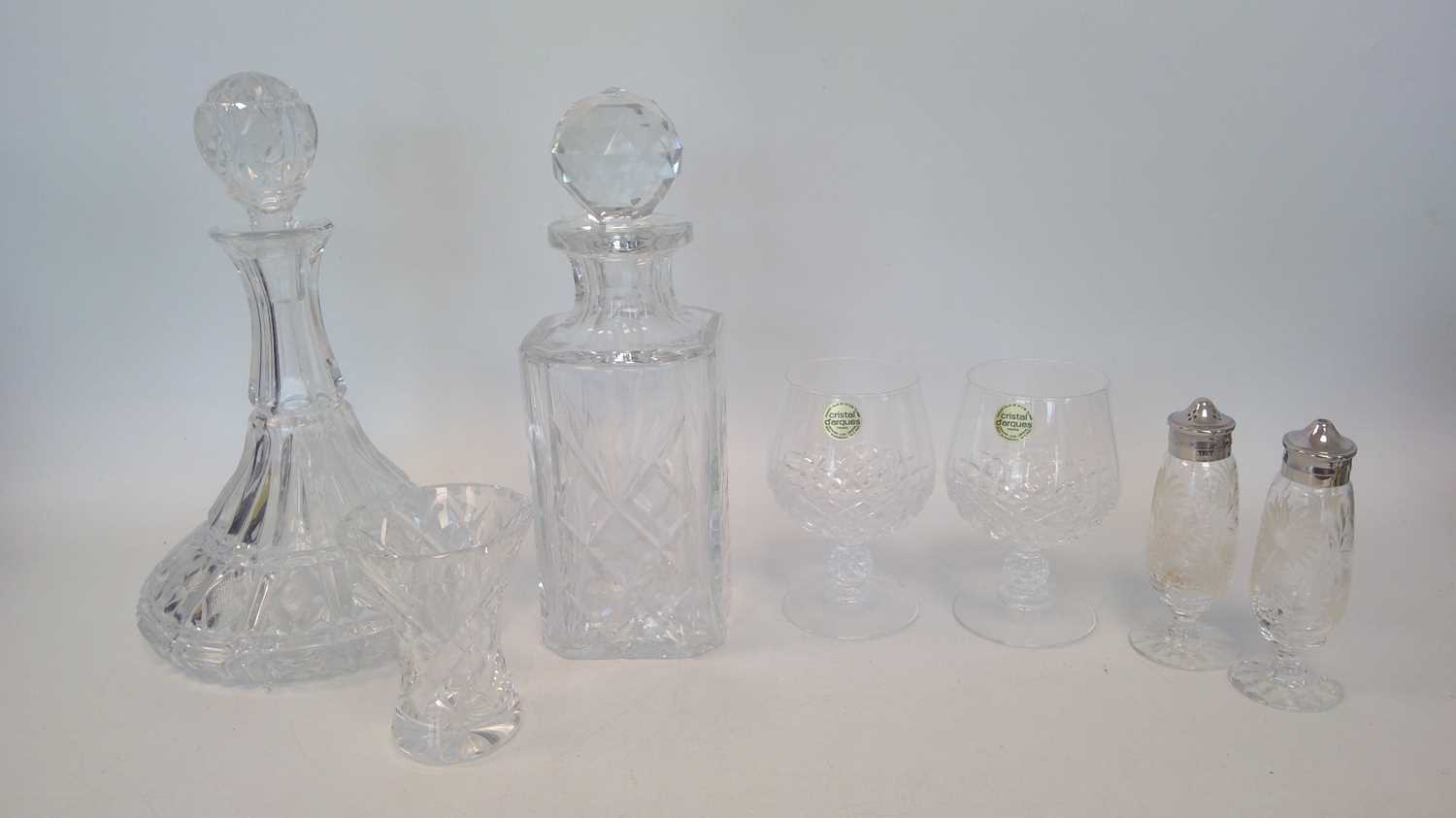 Lot 287 - A Brierly decanter, a ship's decanter
