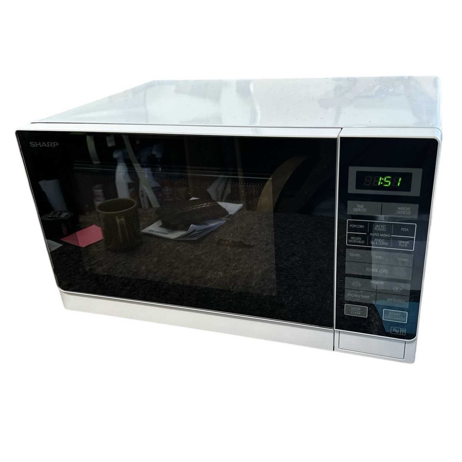 Lot 189 - A Sharp R-372M 900W microwave oven