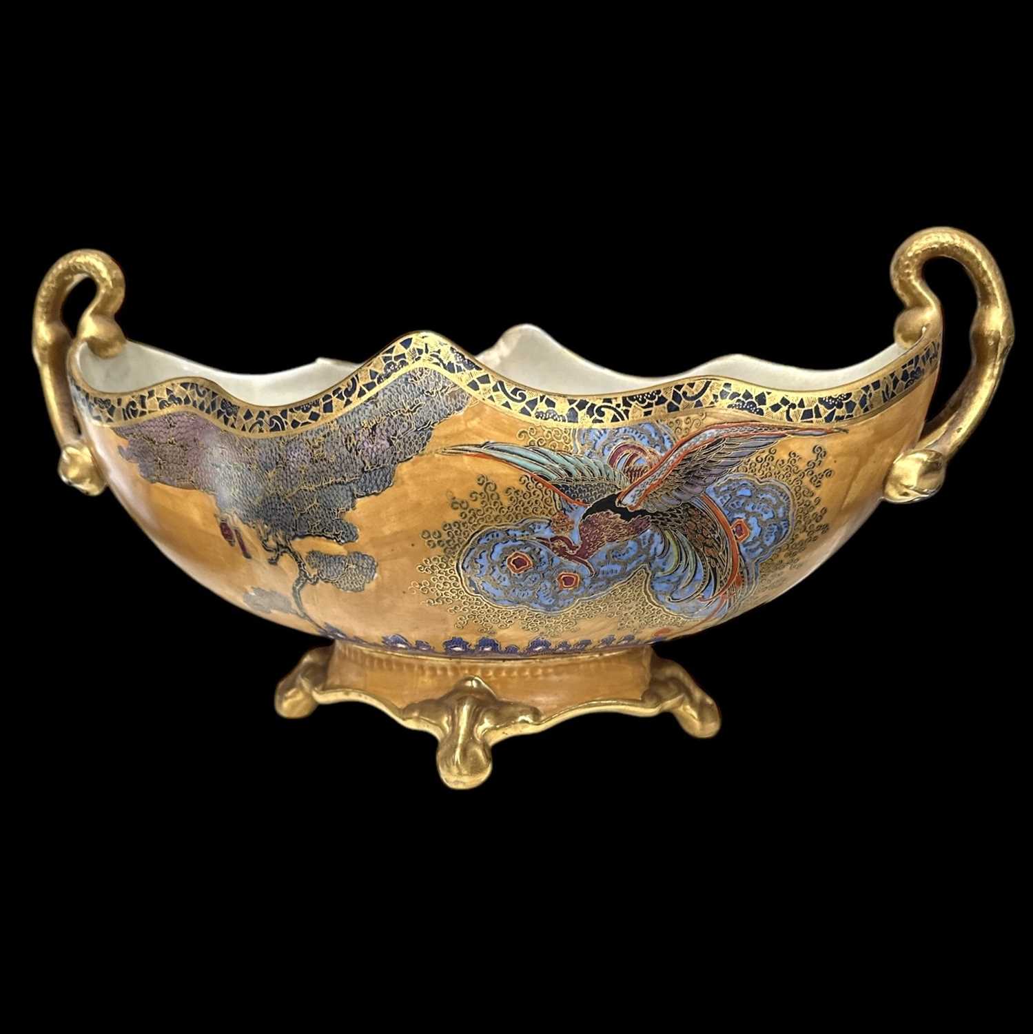 Lot 32 - A Carlton ware Bird of Paradise pattern