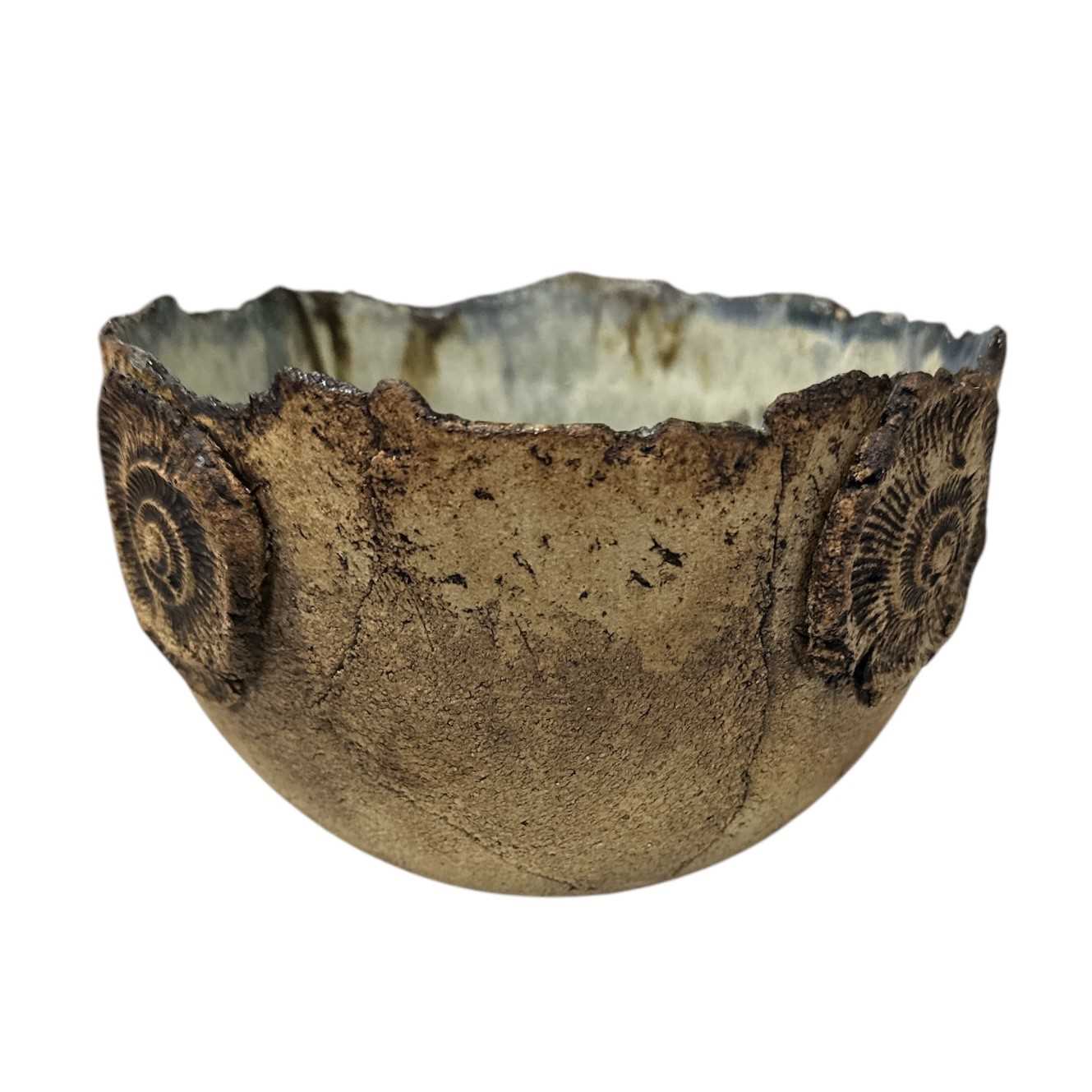 Lot 73 - Gillian Acreman fossil pottery bowl, 16cm in