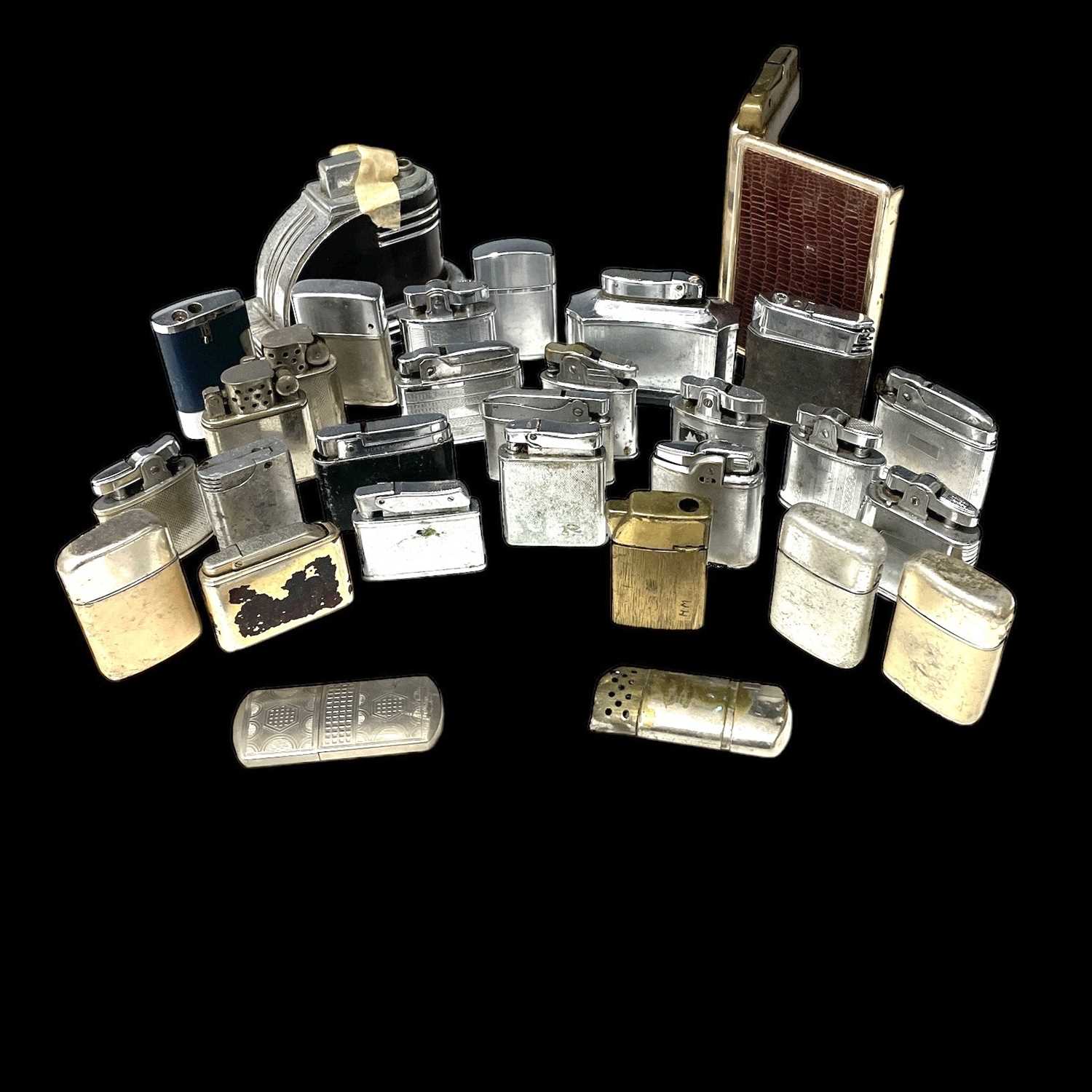 Lot 62 - A selection of vintage lighters.
