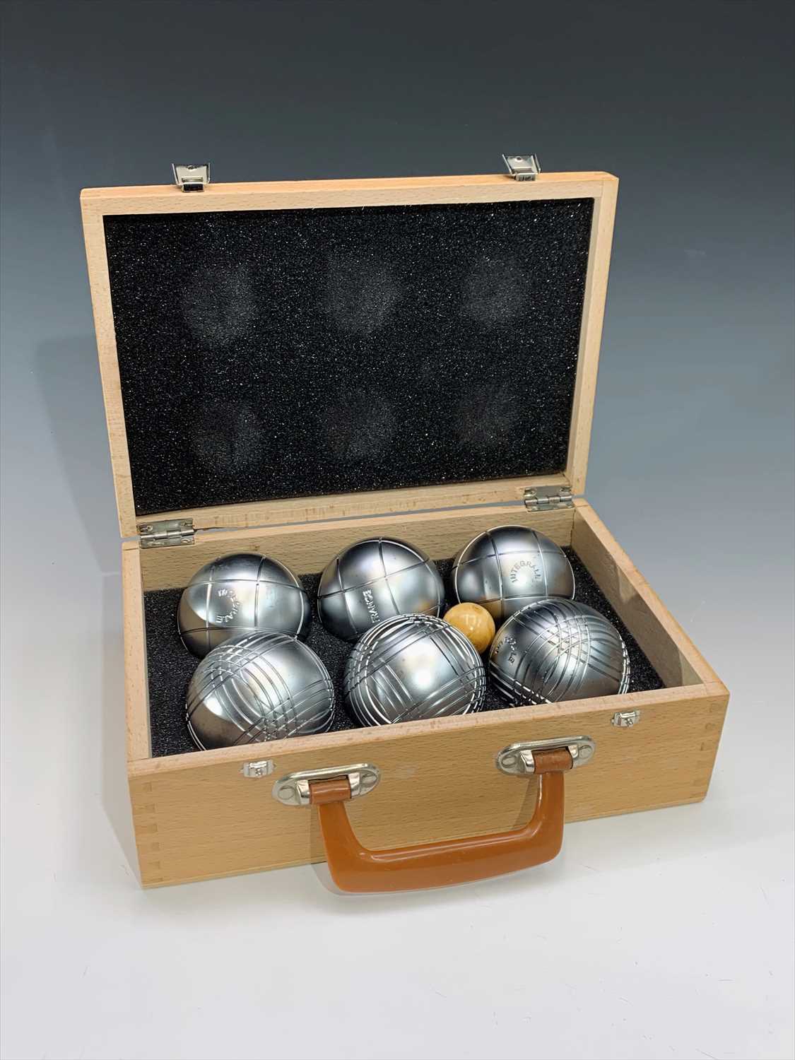 Lot 159 - An Integrale indoor boules set, boxed.