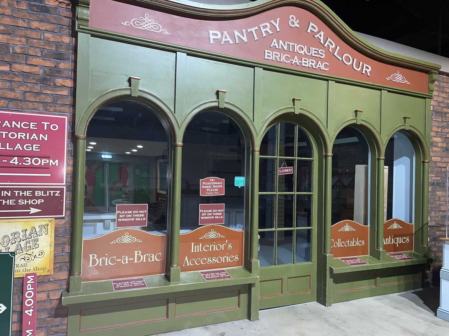 Lot 1365 - Entrance Shop Complete Shopfront.