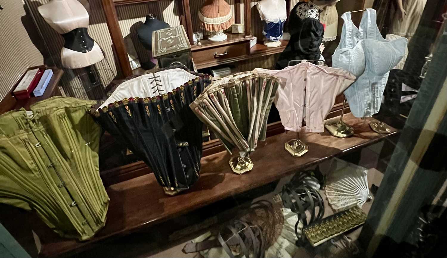 Lot 294 - Corsetiere Miss Penrose