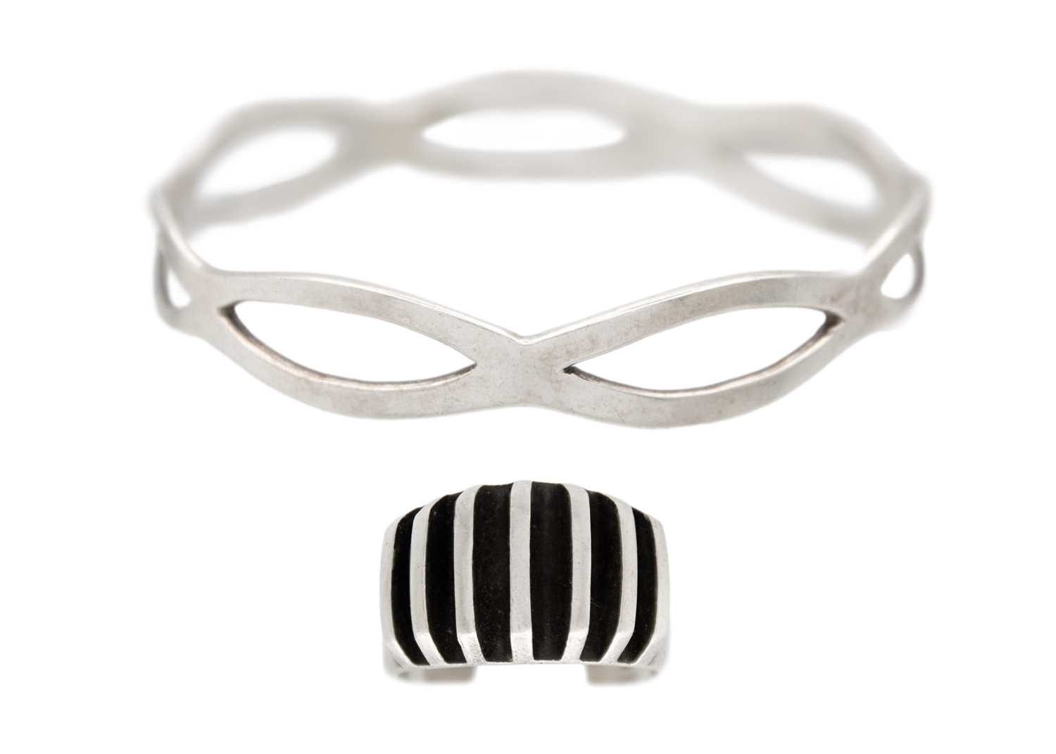 Lot 255 - A Norwegian Modernist sterling silver torque