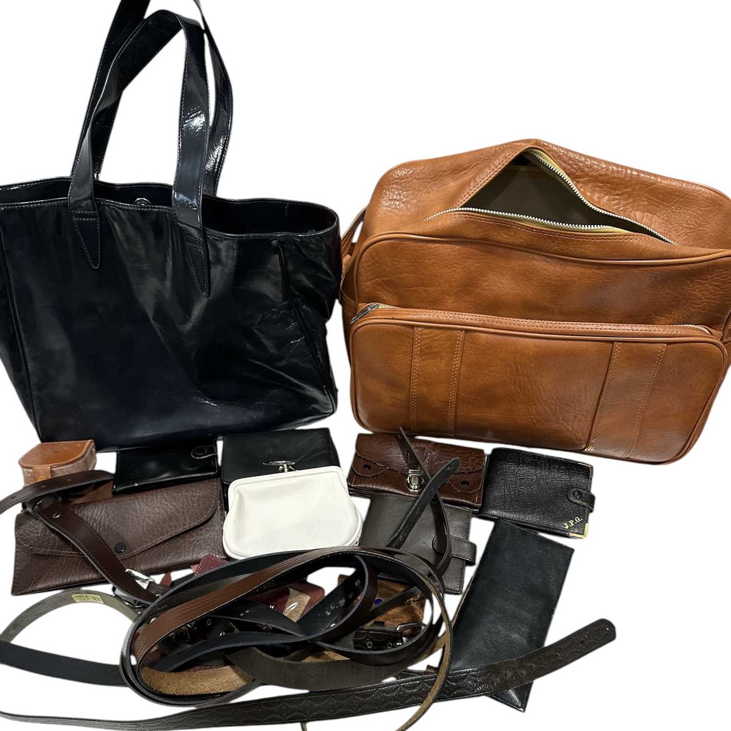 Lot 171 - A selection of vintage leather/vinyl wallets,