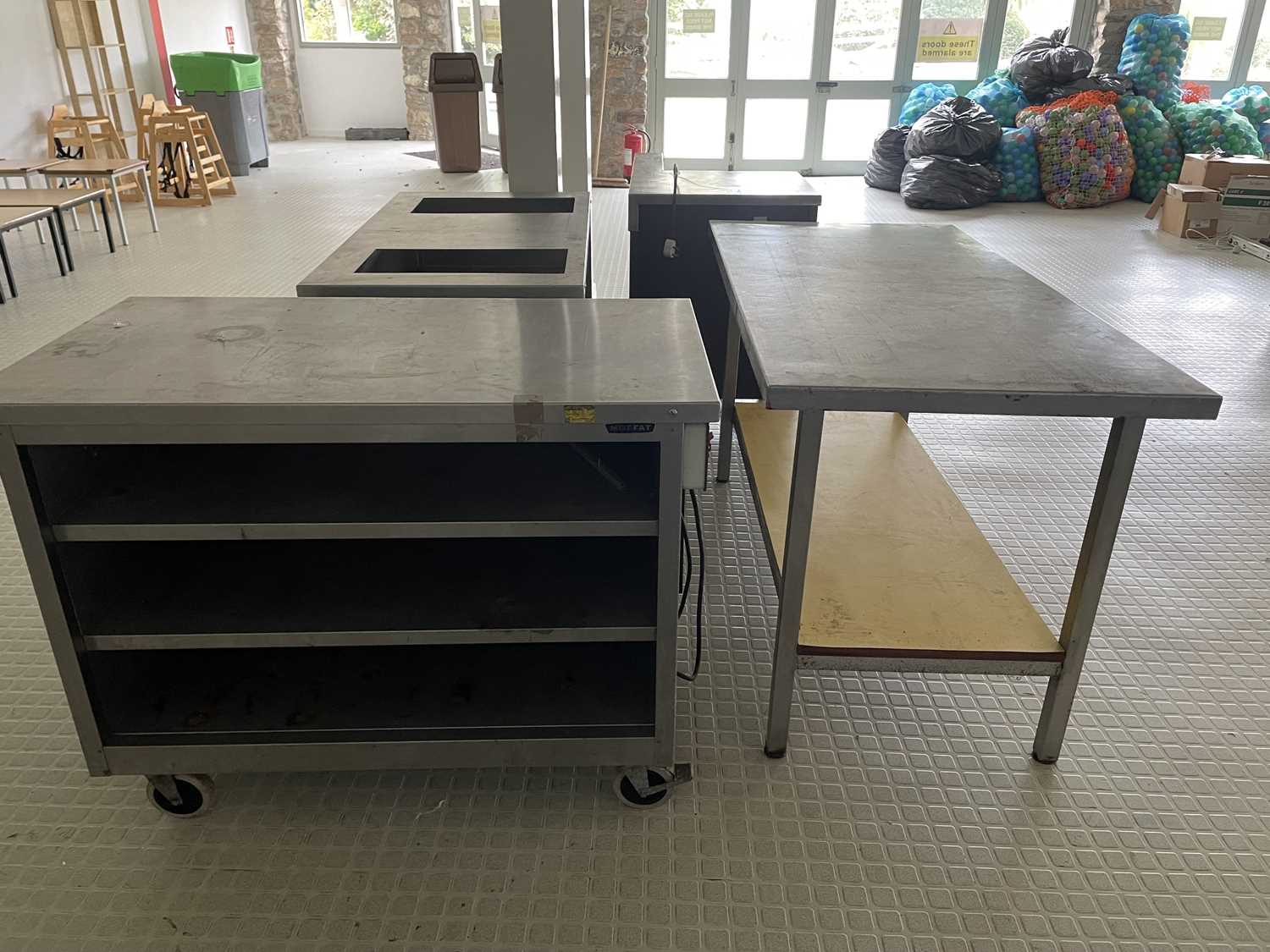 Lot 2091 - Kitchen Work Units.