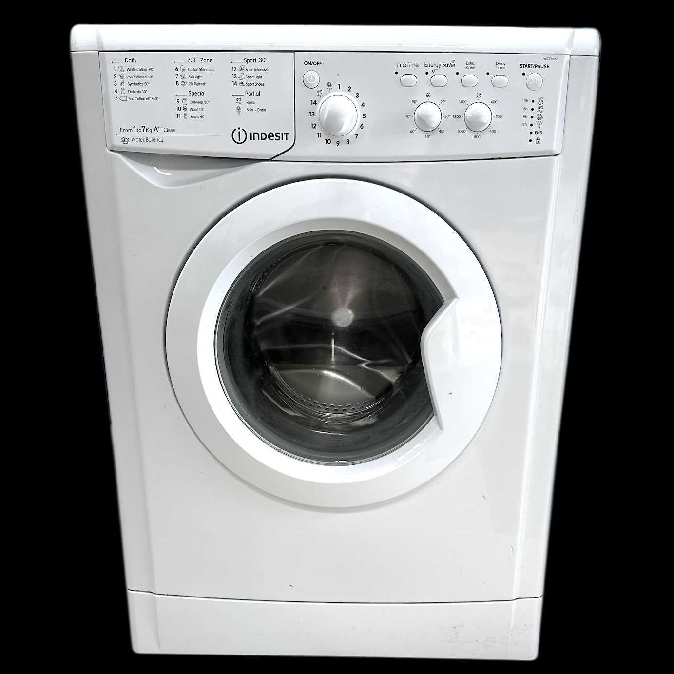 Lot 6 - An Indesit IWC71452; 7kg washing machine, this