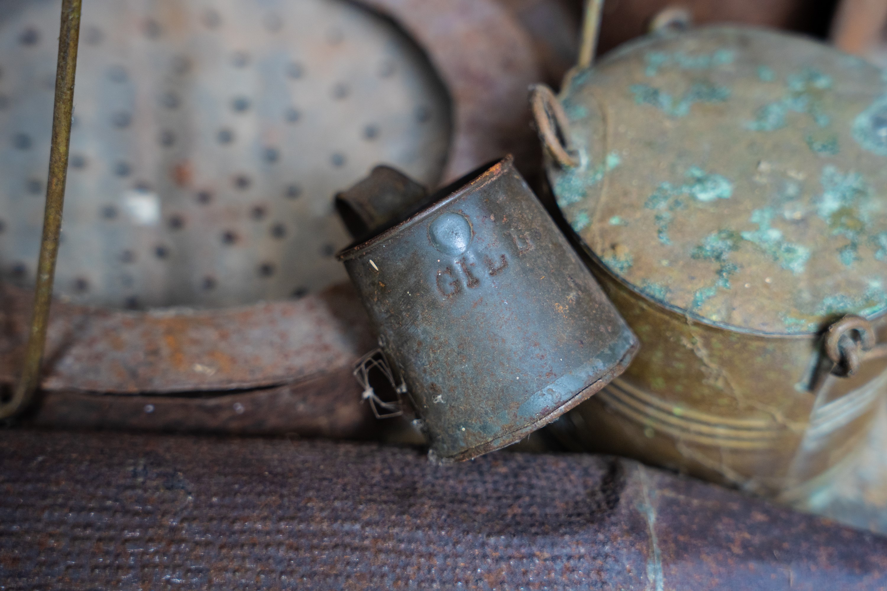 Lot 131 - Metalware.