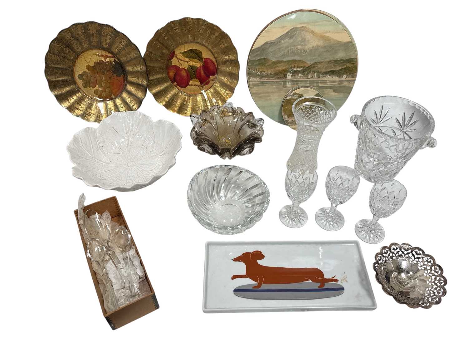 Lot 240 - An assortment of glassware to include a pair