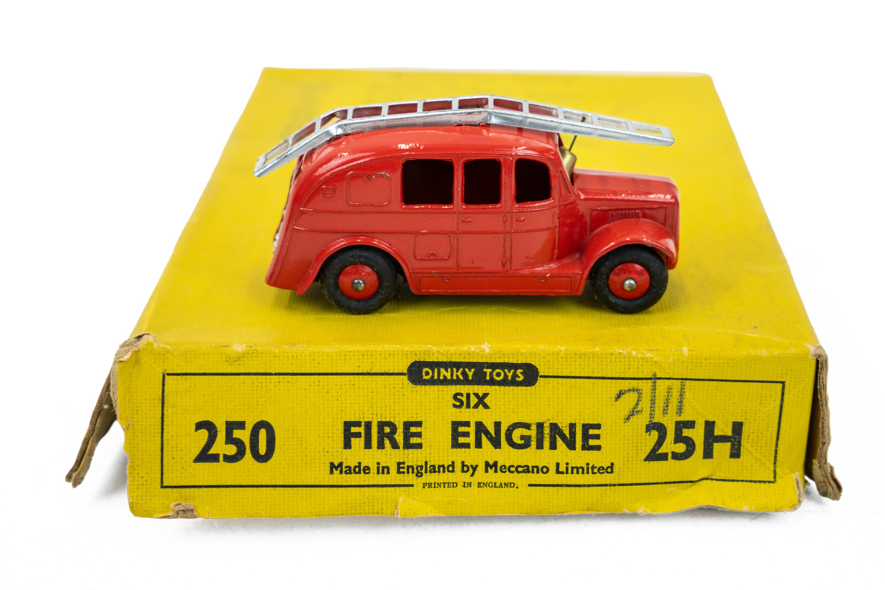 Lot 169 - Dinky diecast X12.