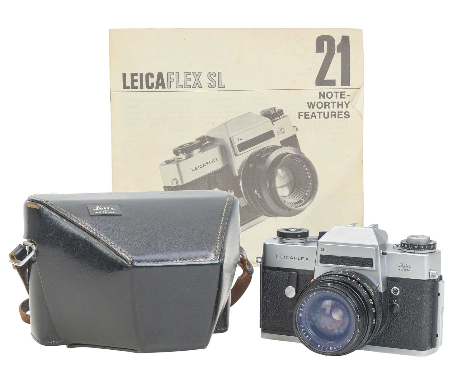 Lot 230 - A Leicaflex SL 35mm SLR camera.