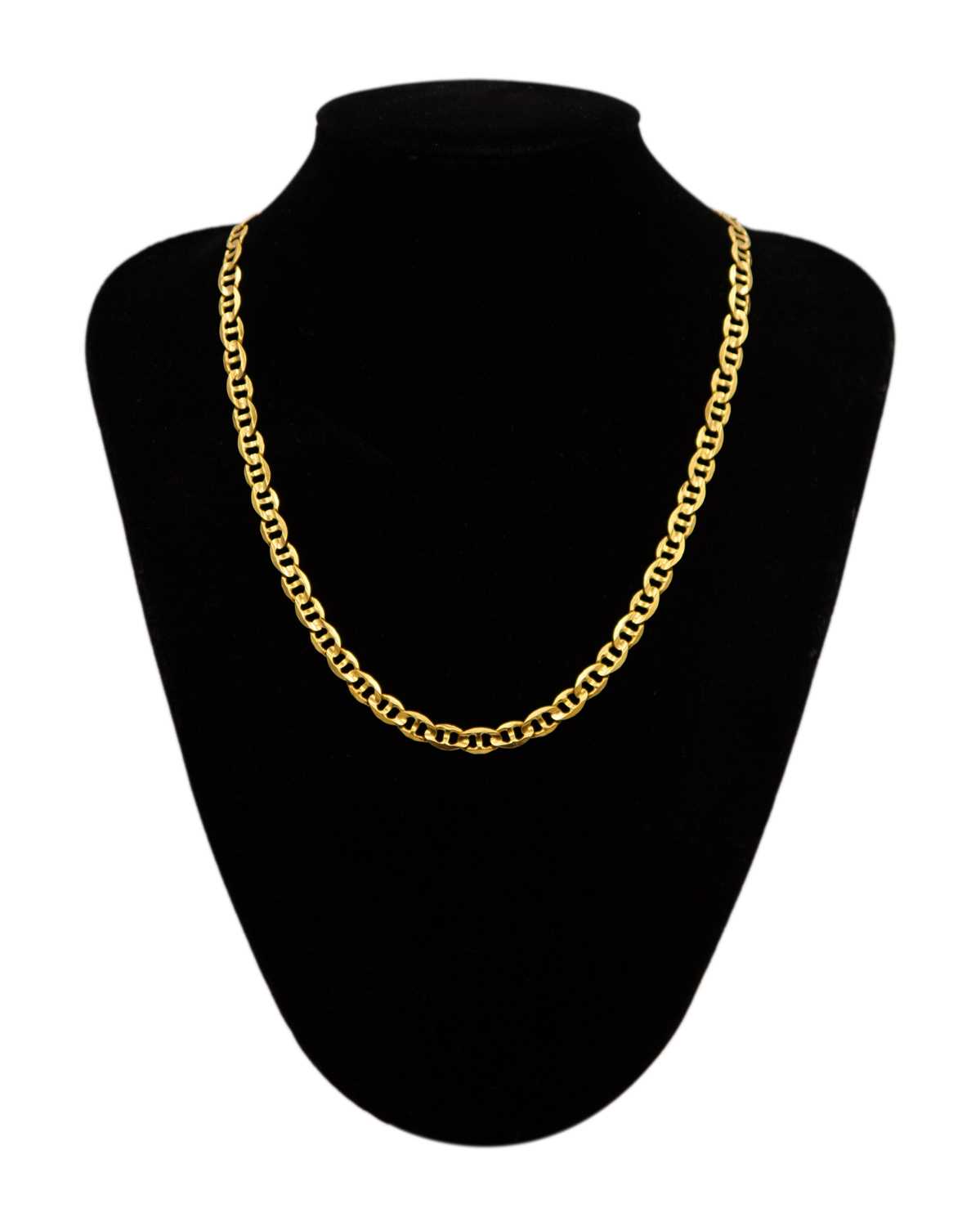 Lot 178 - An 18k gold mariner link 21" neck chain.