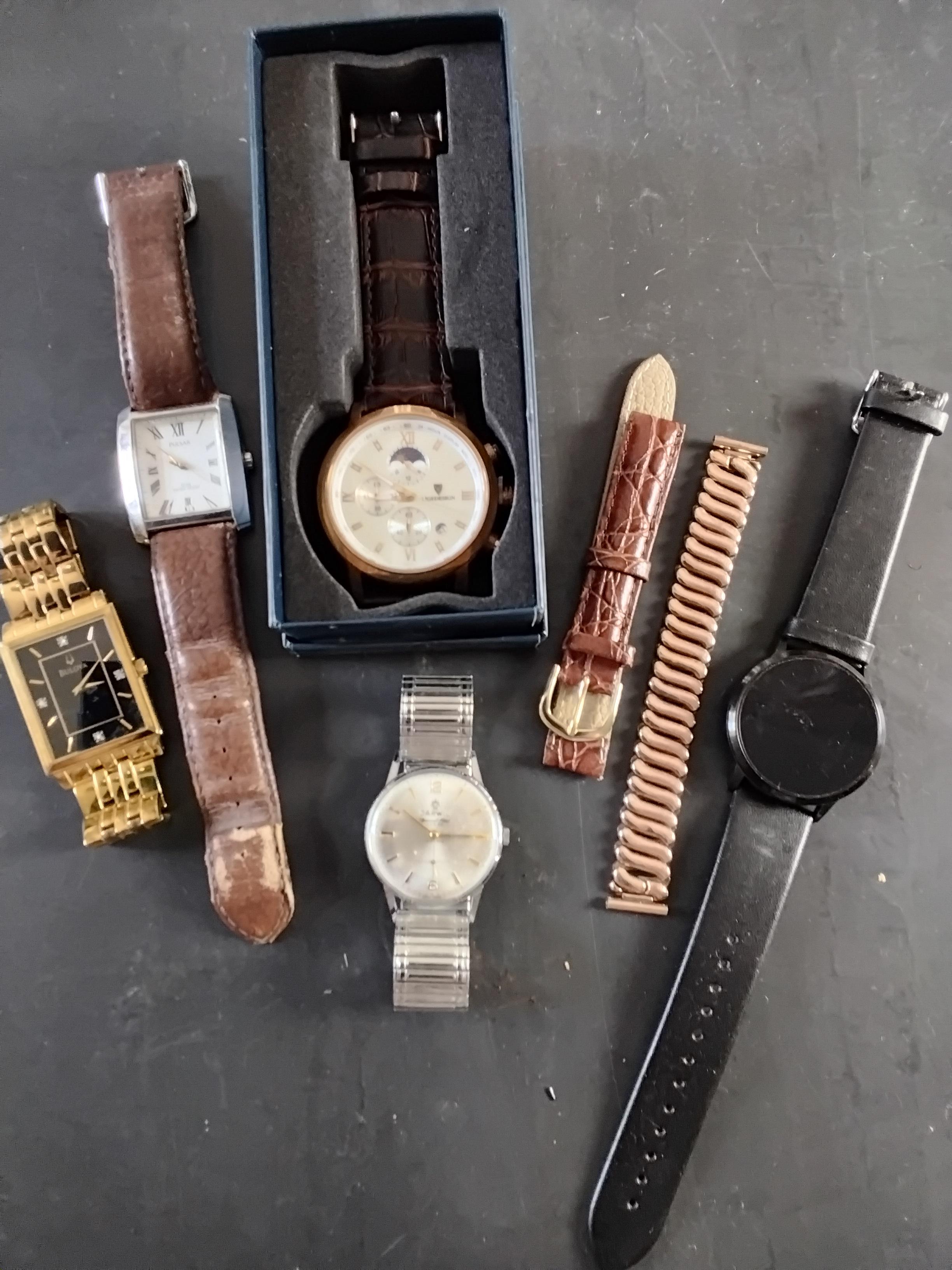 Lot 279 - Watches