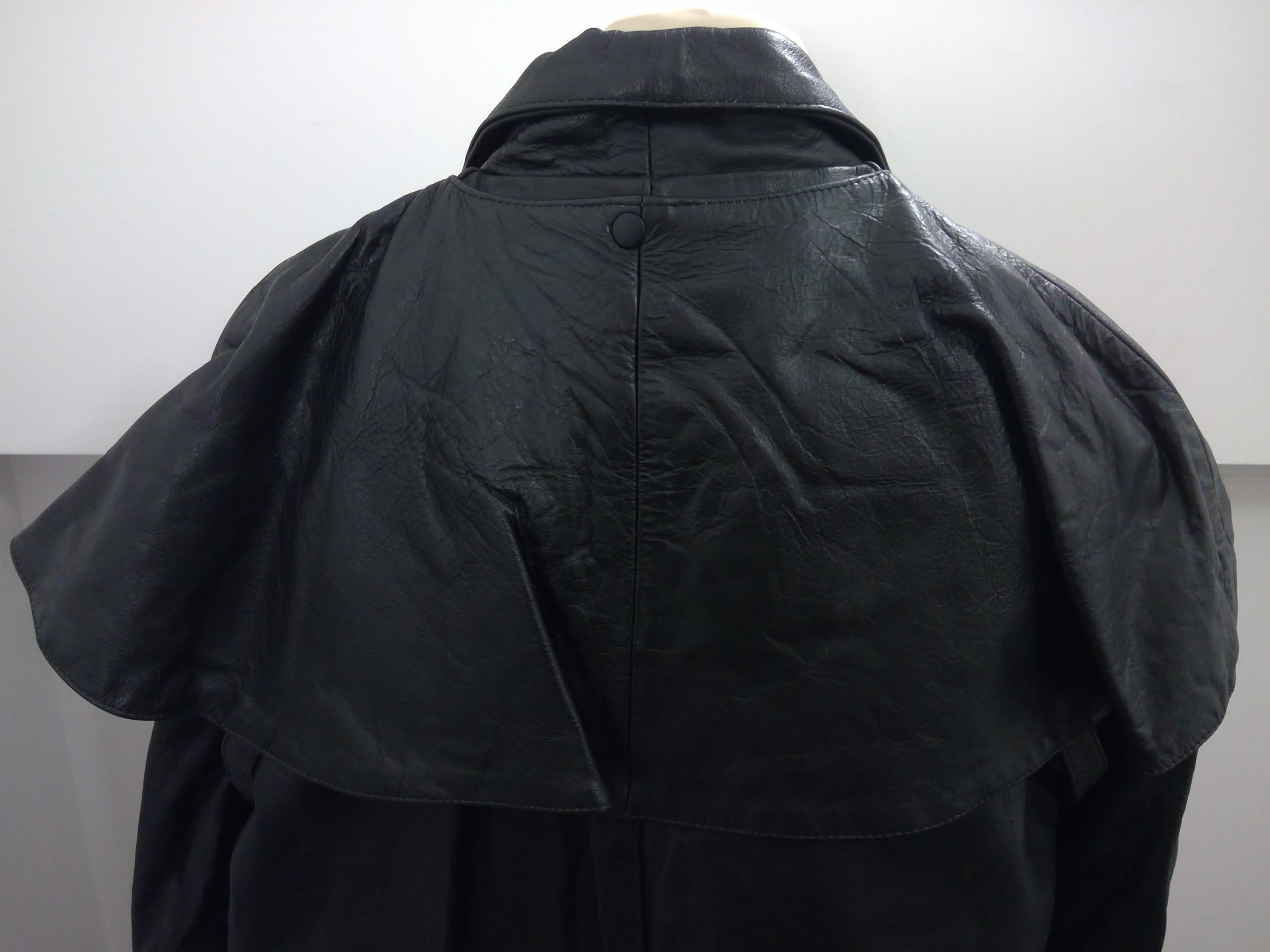 Lot 5 - A Brand New Allstate, AL2600 Men's Black