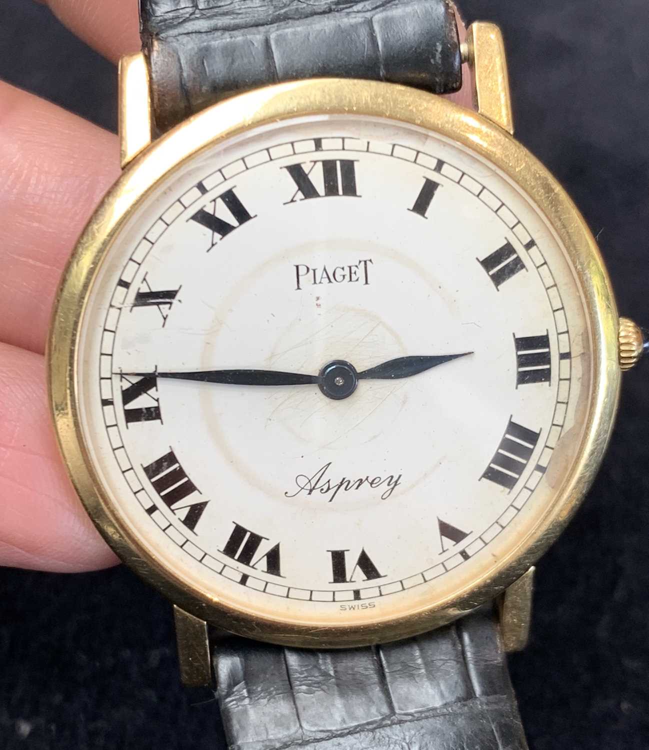 Lot 807 - A Piaget 18ct gold cased ultra-slim