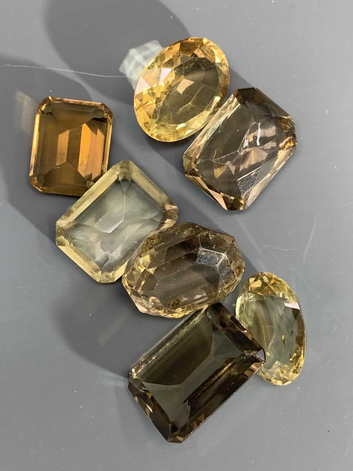 Lot 2515 - Seven cut stones