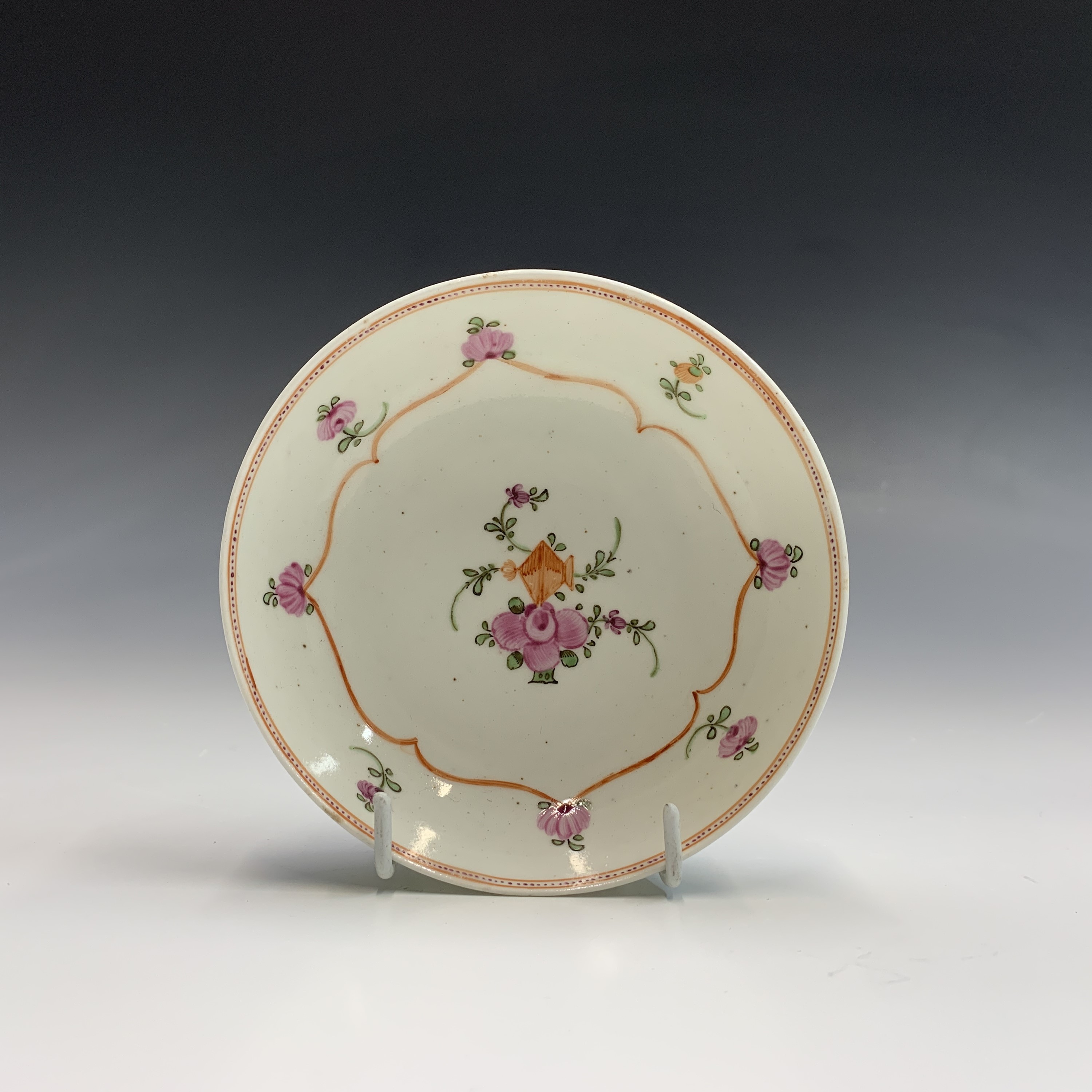 Lot 852 - A late 18th century Lowestoft porcelain tea