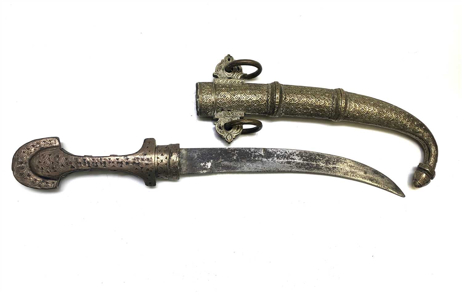 Lot 532 - A Jambuka knife, the handle with decorative