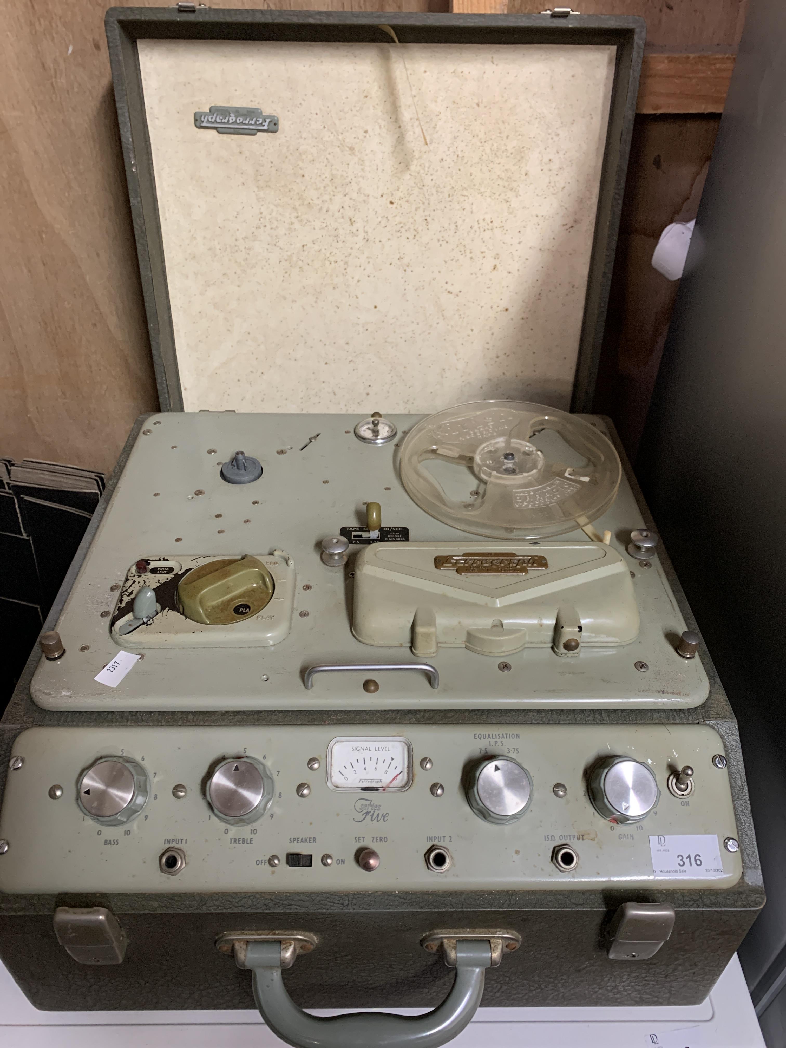 Lot 29 - A 'ferrograph'.