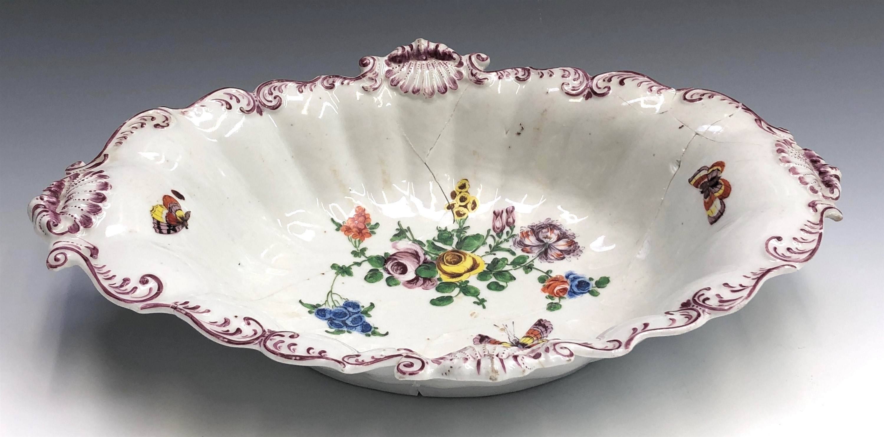 Lot 986 - A Plymouth porcelain oval dish with rococo