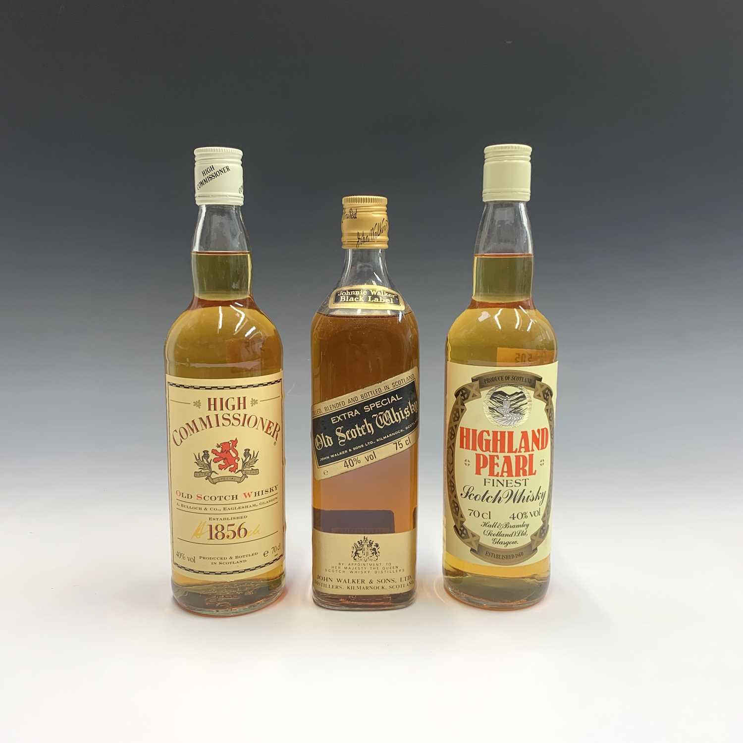 Lot 505 - A bottle of Johnnie Walker 'Extra Special