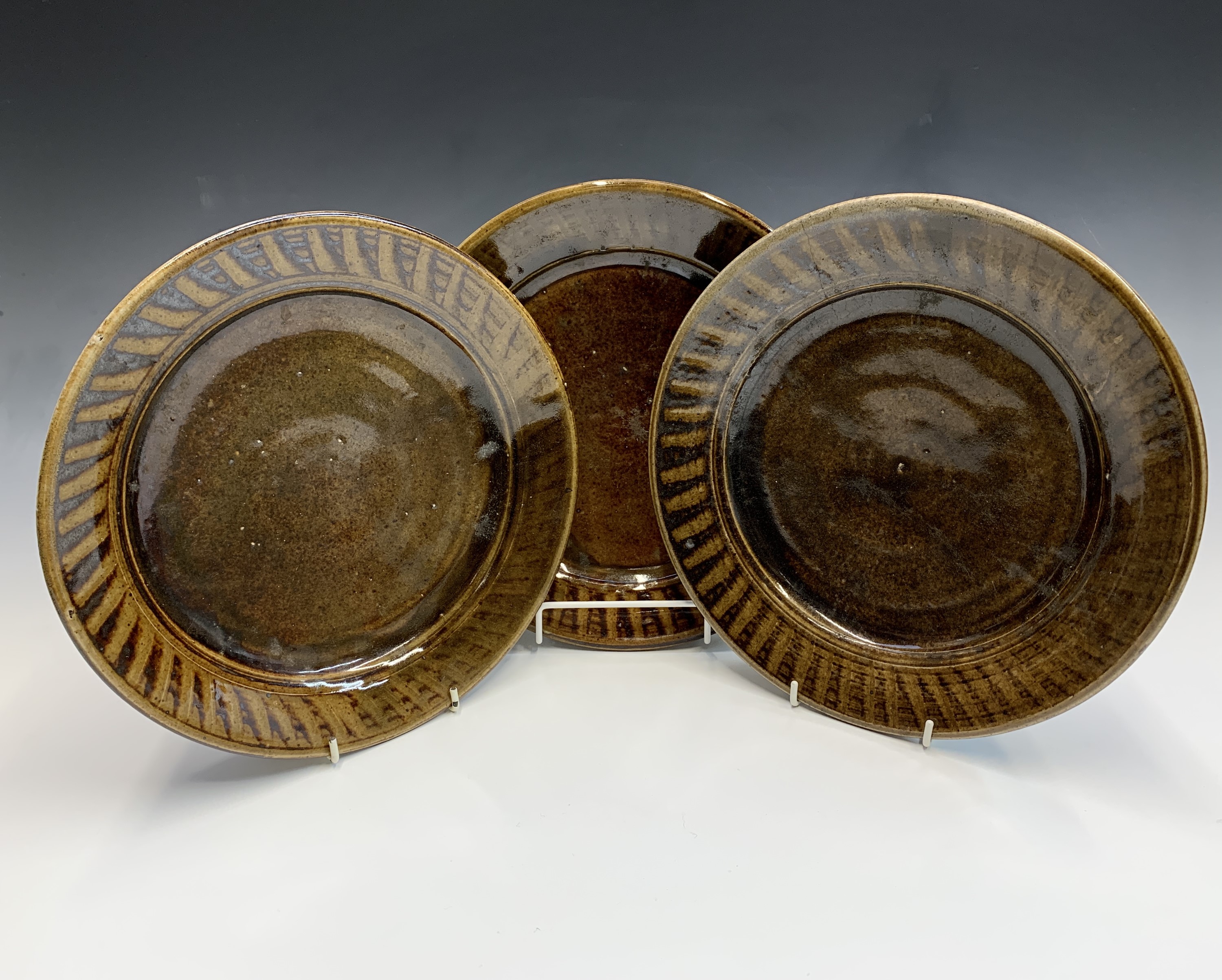 Lot 901 - Wenford Bridge Pottery: three Ara Cardew